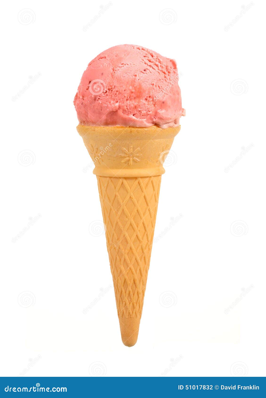 Cono de helado de fresa foto de archivo. Imagen de dulce - 51017832