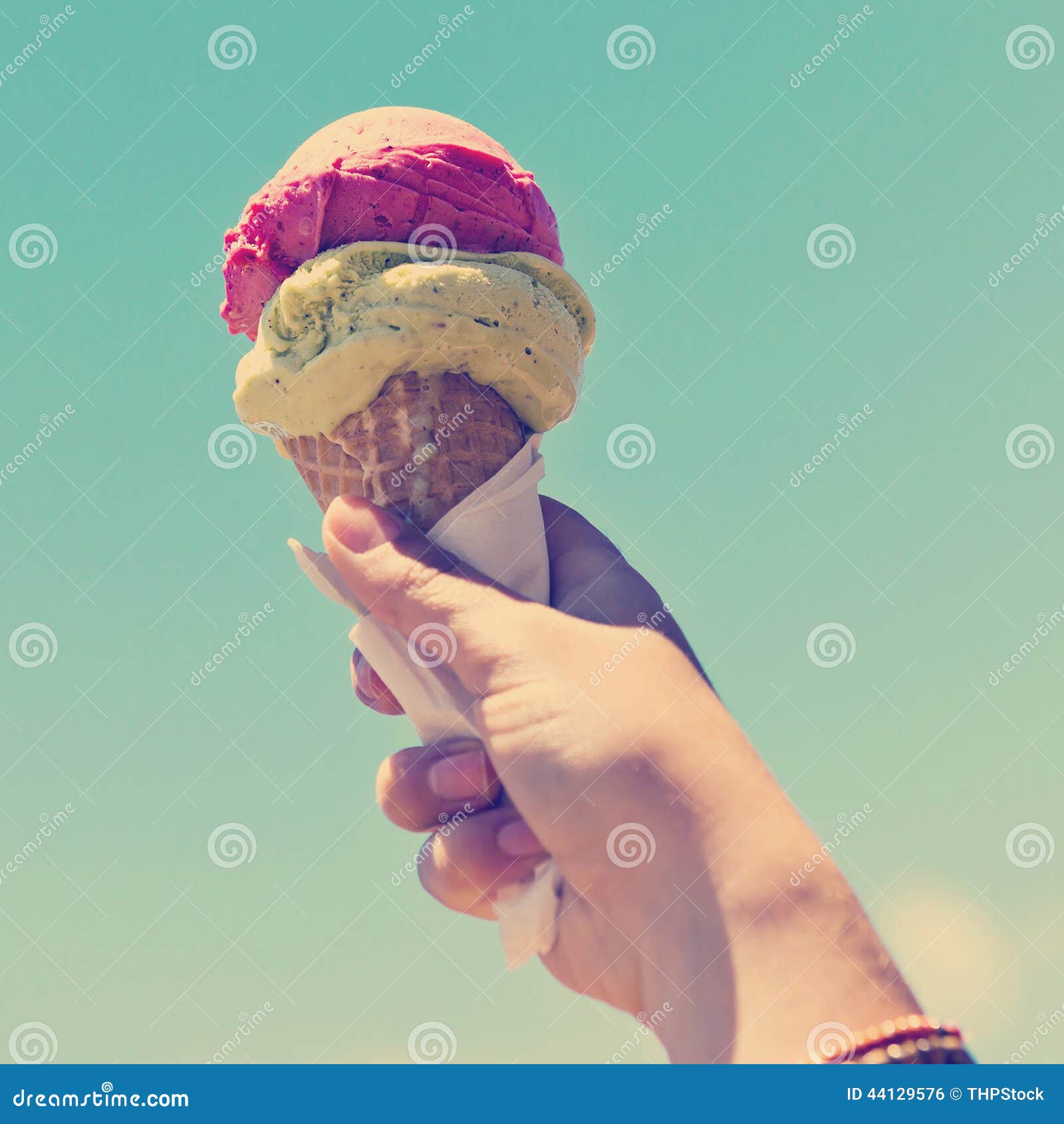Cono De Helado De Gelati Instagram Foto de archivo - Imagen de filtrado ...