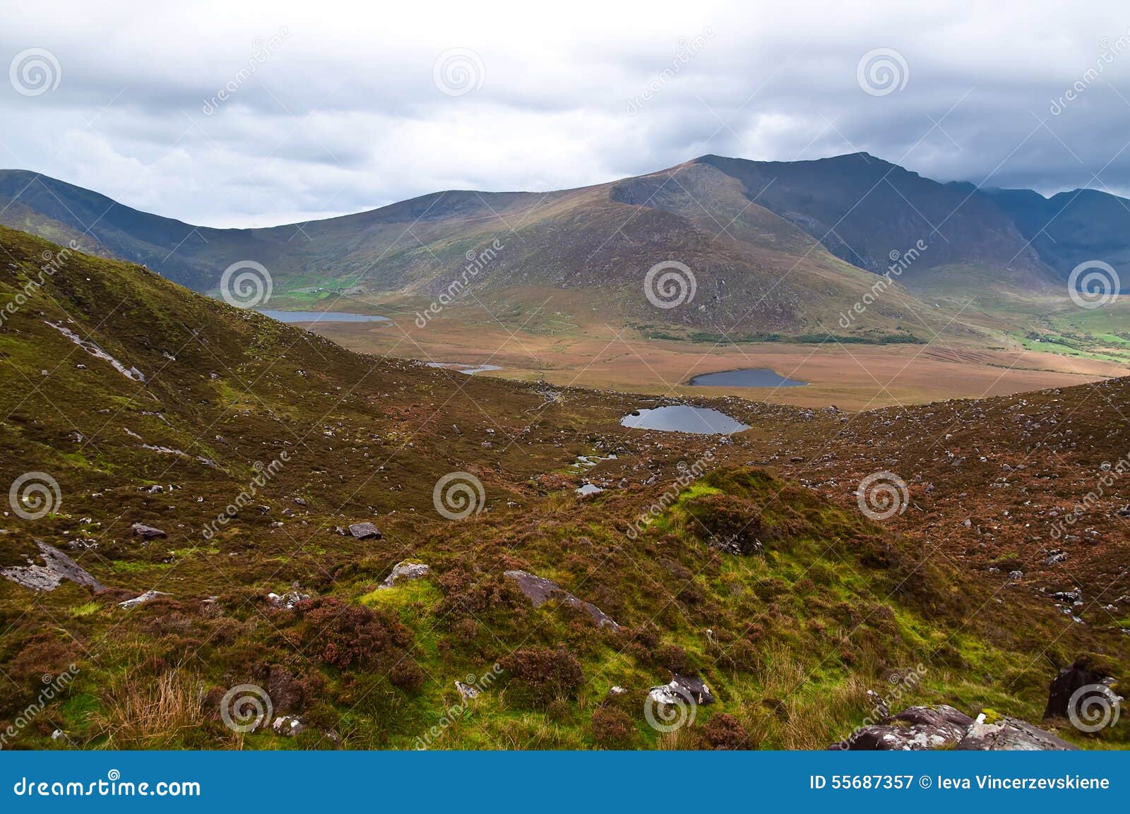 Conor pass, Dingle stock image. Image of vivid, lake - 55687357