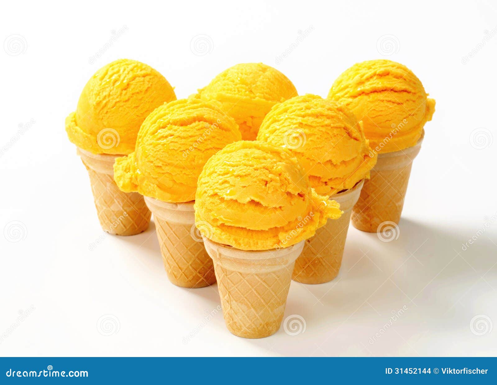 Conos de helado amarillos foto de archivo. Imagen de sorbete - 31452144