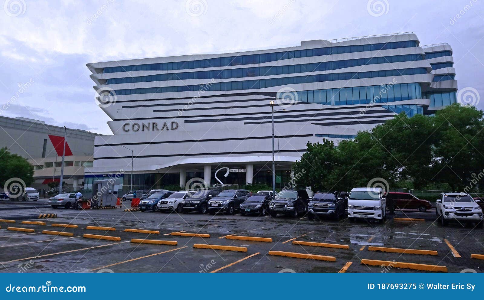 Conrad Hotel Facade in Pasay, Philippines Editorial Image - Image of ...