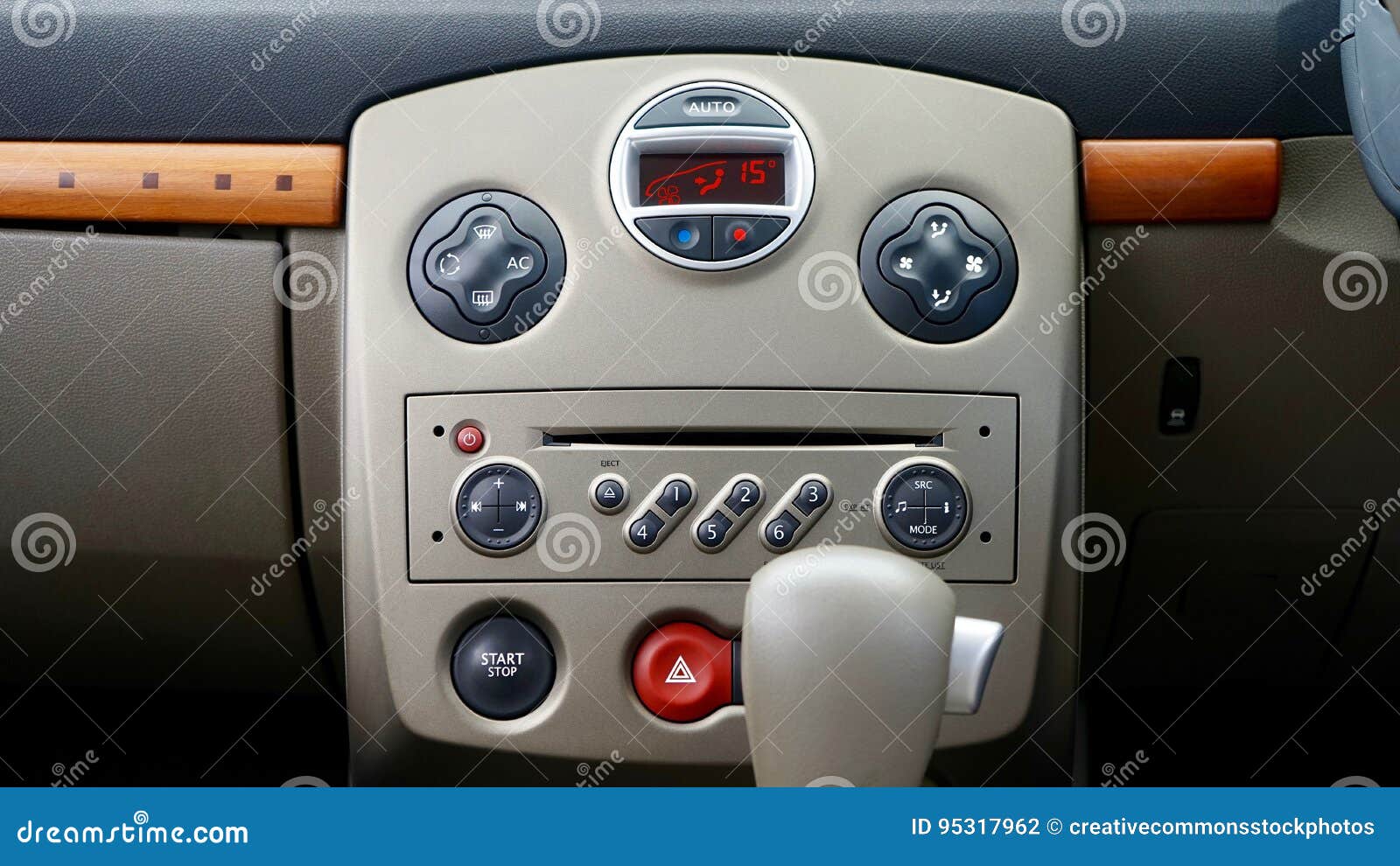 Console Centrale De Voiture Image. Image: 95317962