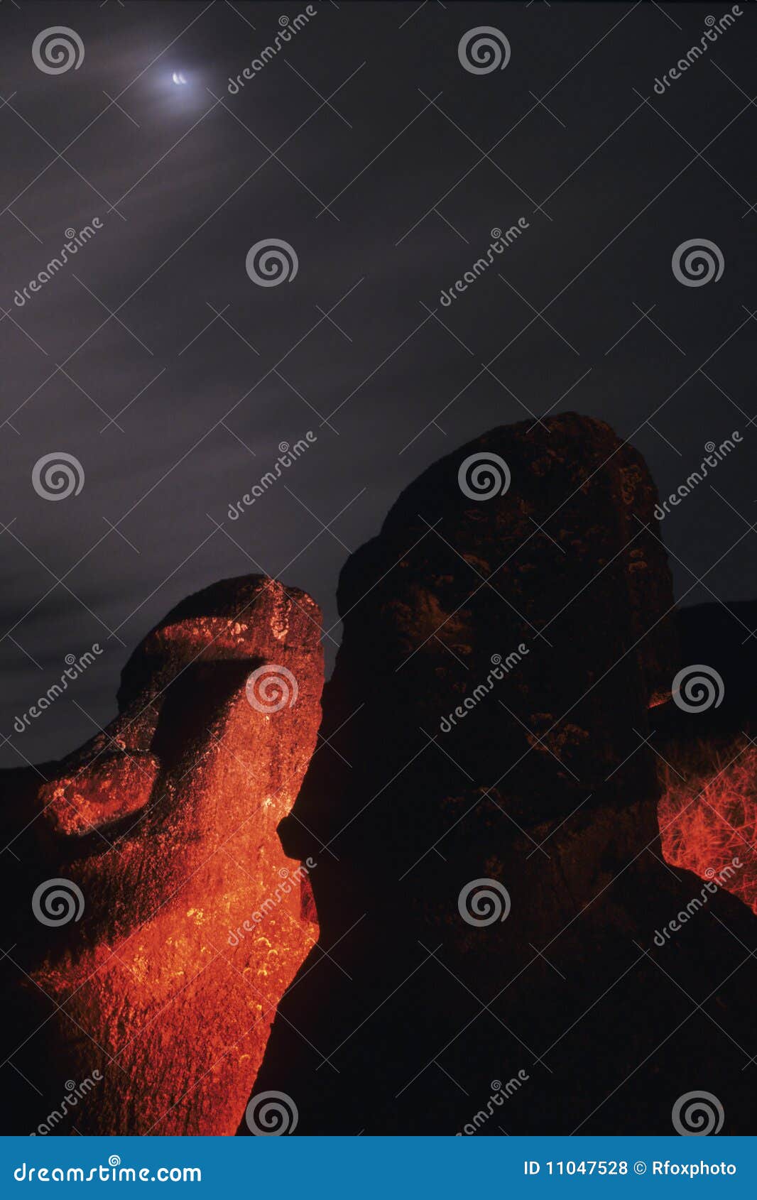 Console De Moai- Easter, O Chile Foto de Stock - Imagem de escultura ...