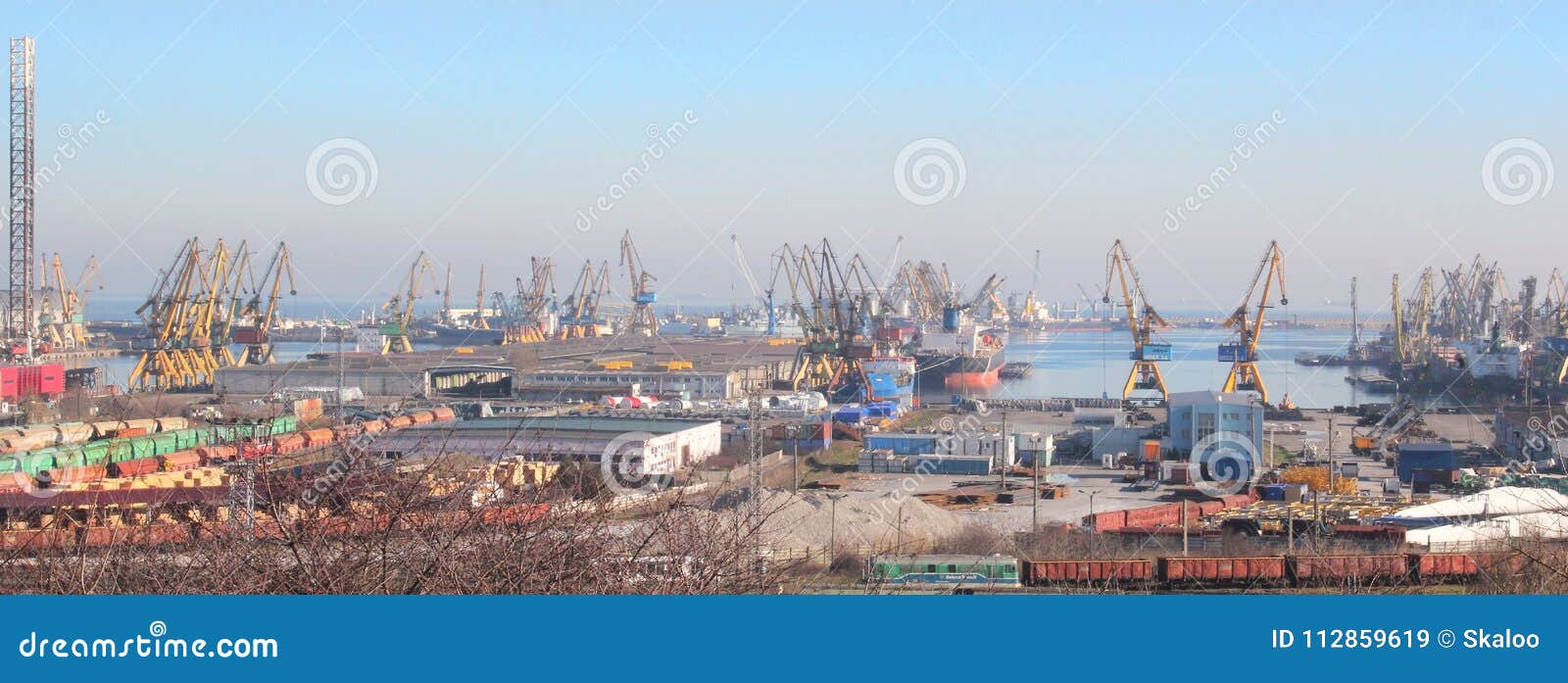 Constanta harbor industry editorial stock image. Image of hoist - 112859619