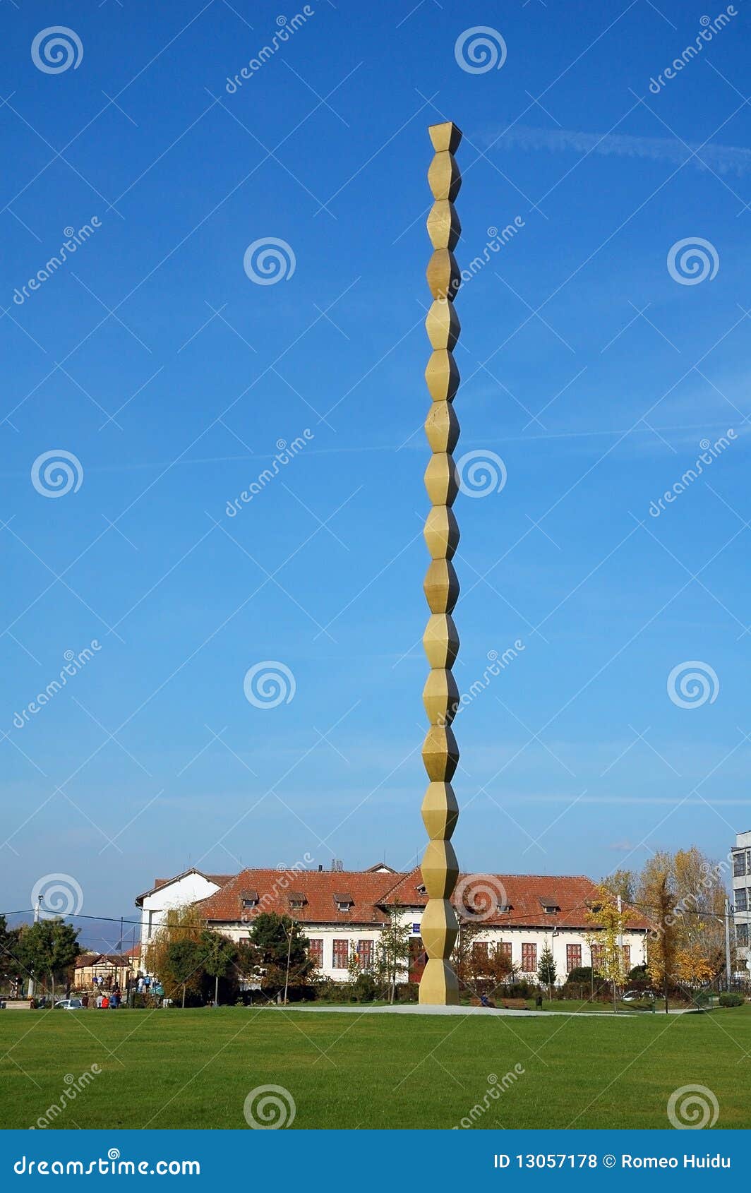 Constantin Brancusi S Endless Column Stock Photo - Image of column ...