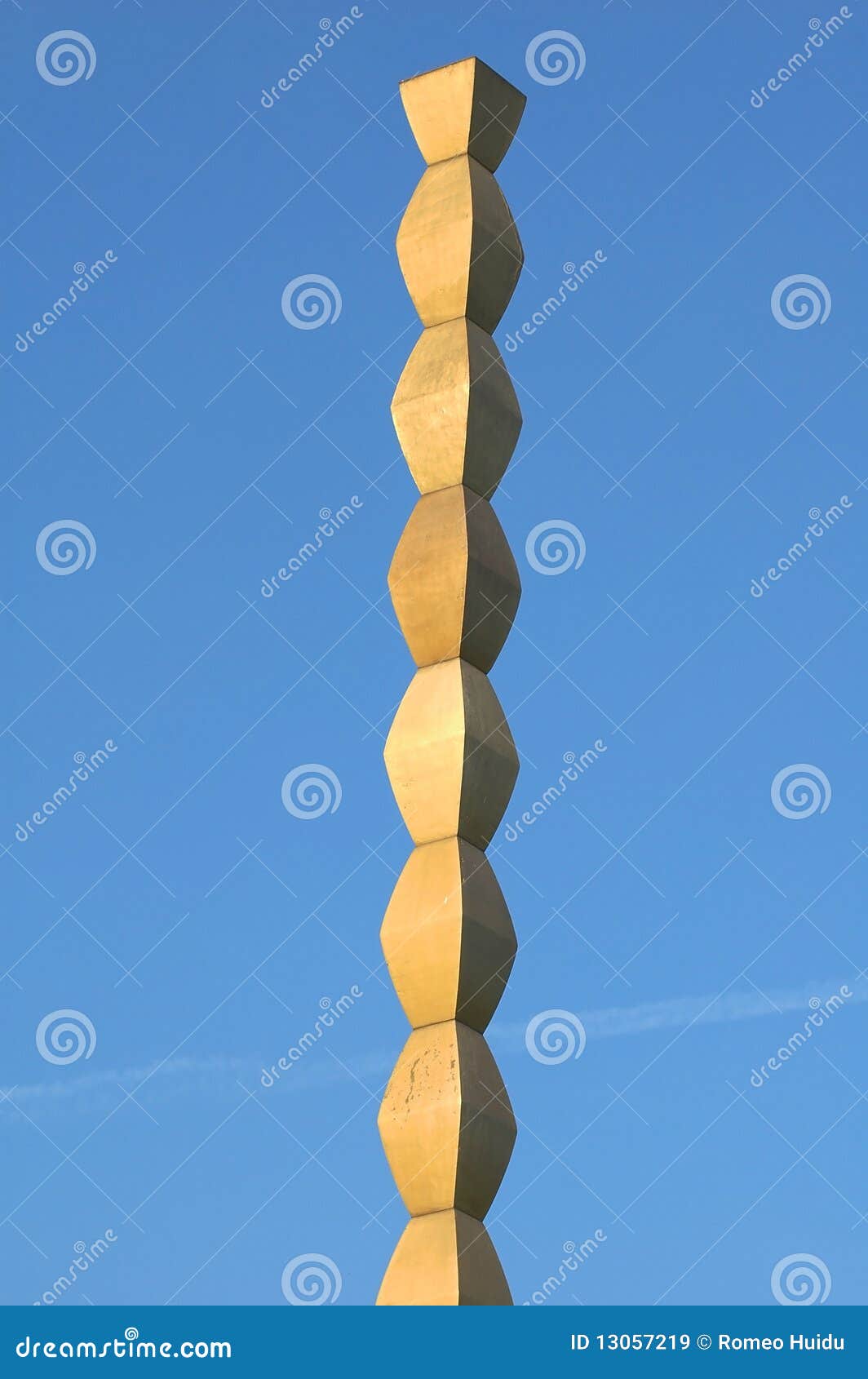 Constantin Brancusi S Endless Column Stock Image - Image of metal ...