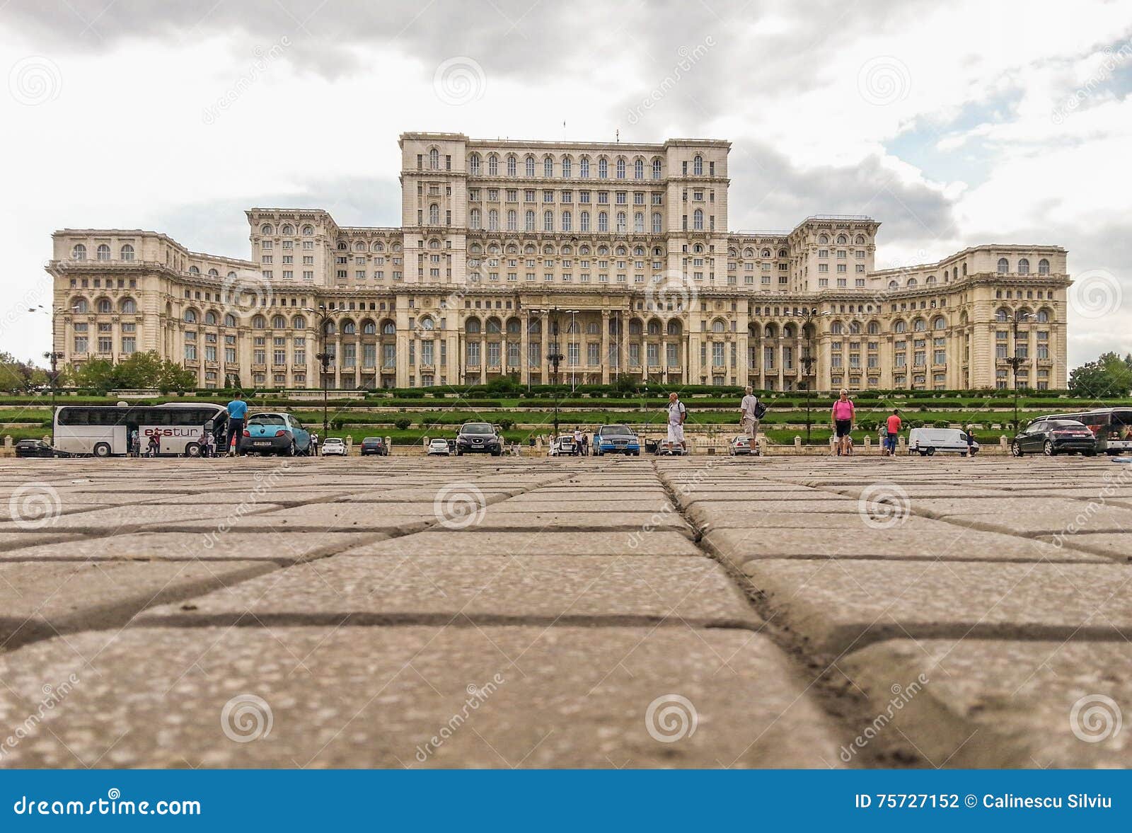 Constitutieivierkant Van Boekarest En Het Parlementshuis Redactionele ...