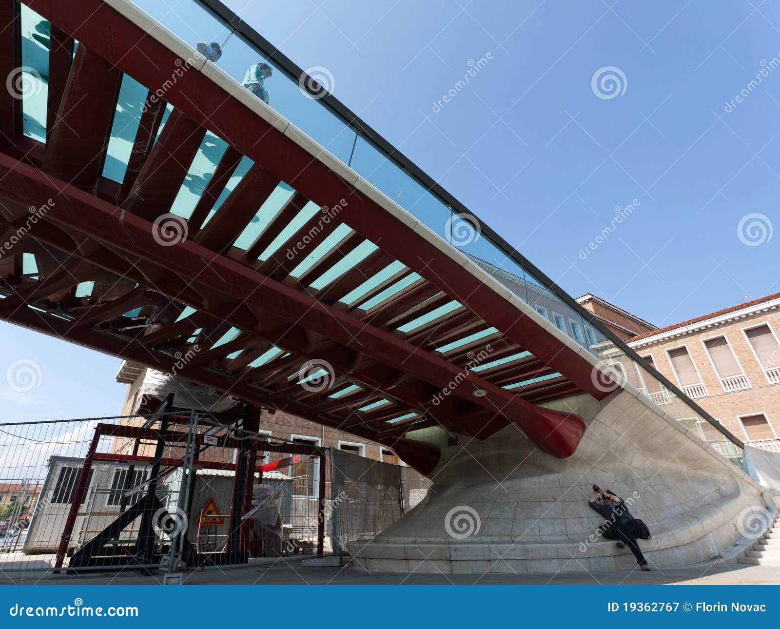 Constitution Bridge in Venice Editorial Photography - Image of glass ...