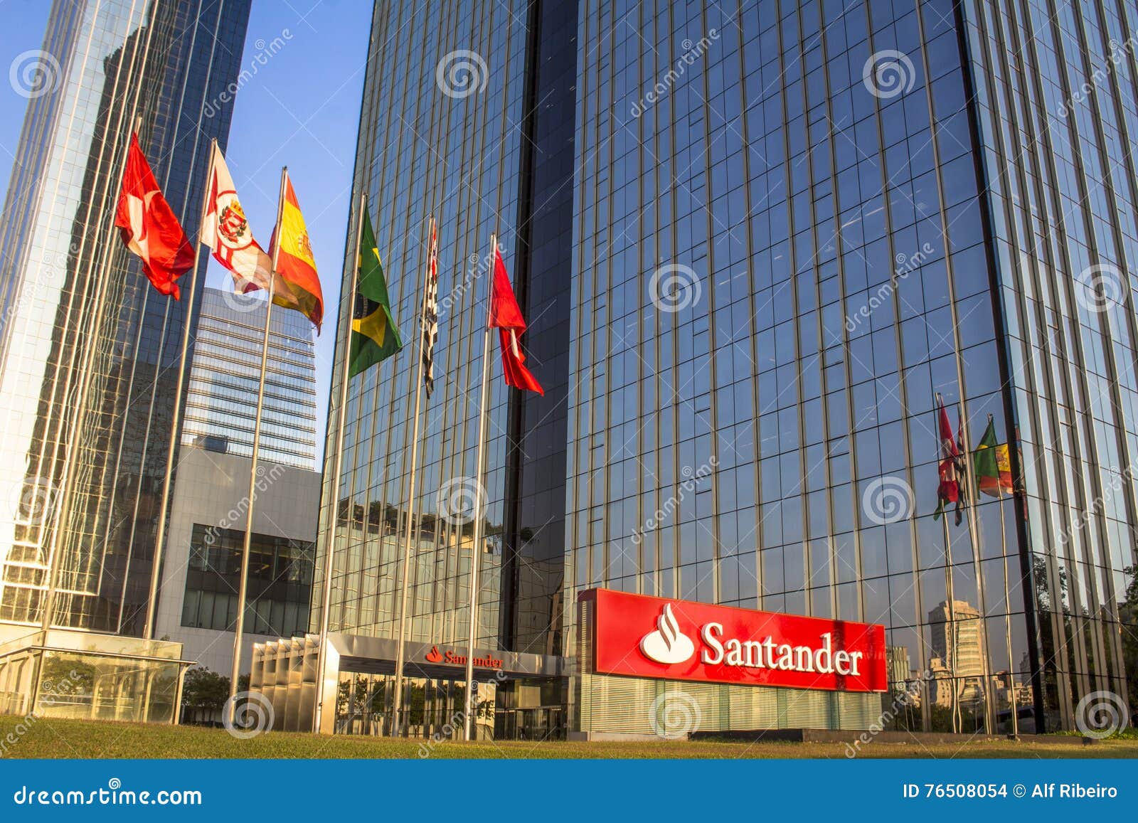 Construção De Banco De Santander Imagem de Stock Editorial - Imagem de ...