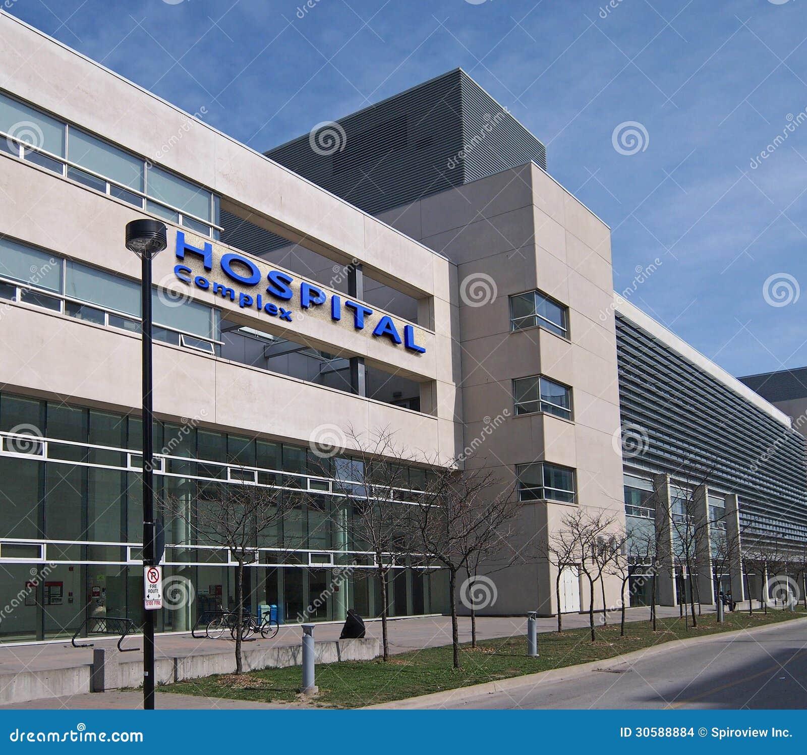 Construção Moderna Do Hospital Do Estilo Foto de Stock - Imagem de ...