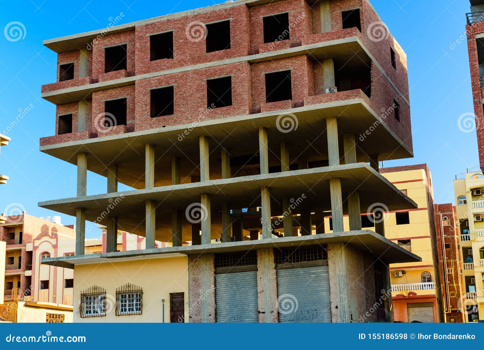 Construcci?n Del Nuevo Edificio Residencial Moderno En Hurghada, Egipto Foto de archivo - Imagen ...