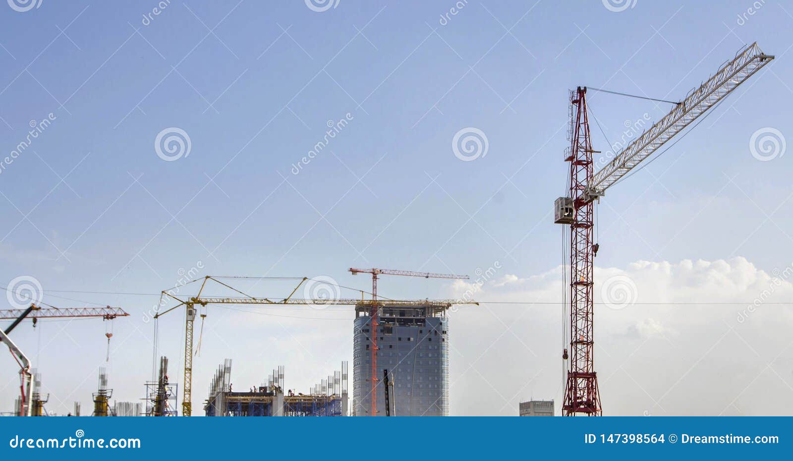 Construcci?n Del Nuevo Edificio Foto de archivo - Imagen de color, equipo: 147398564