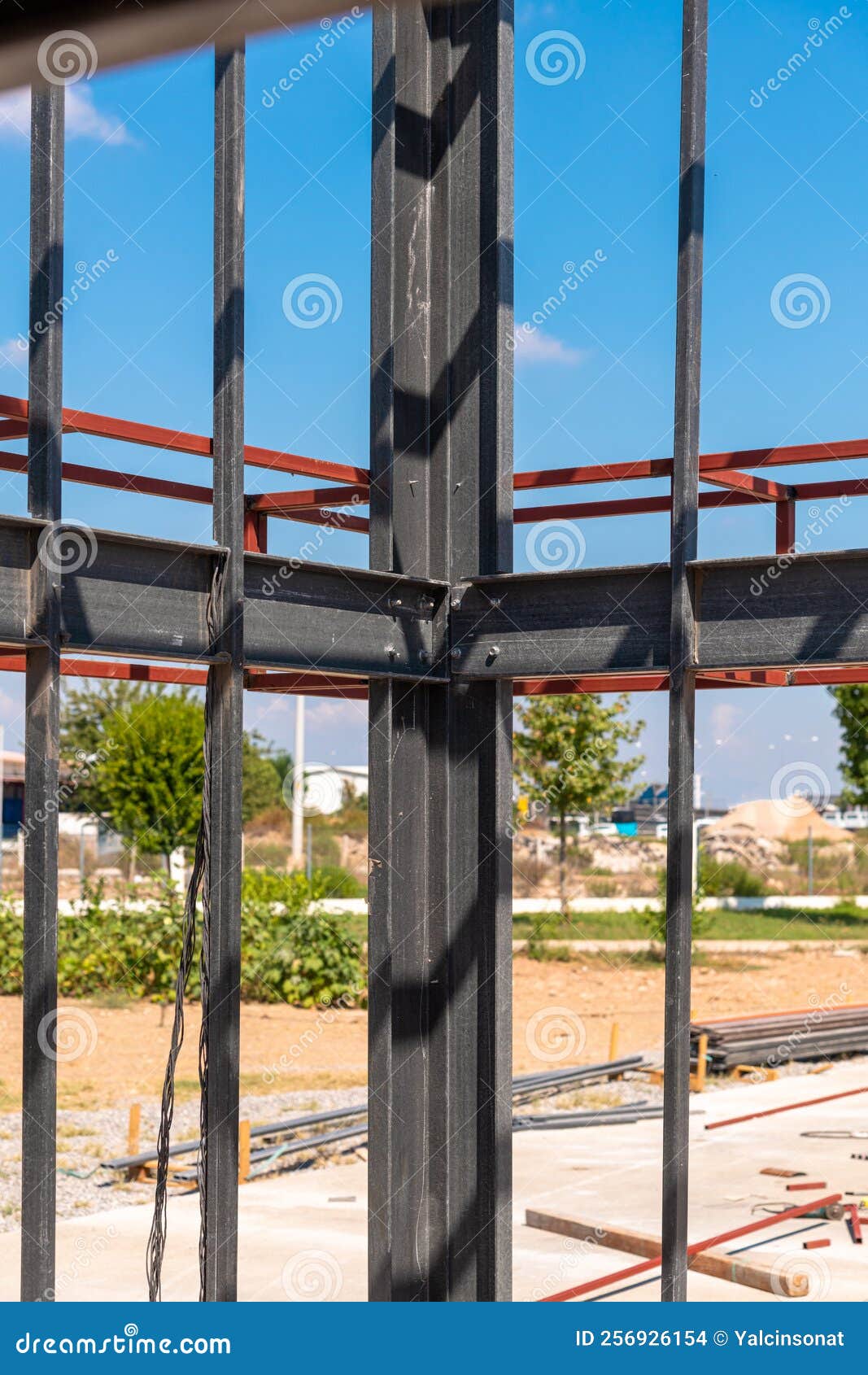 Constructiestalen Bundelverbindingen Metalen Kolom Ter Ondersteuning Van De Dakconstructie ...