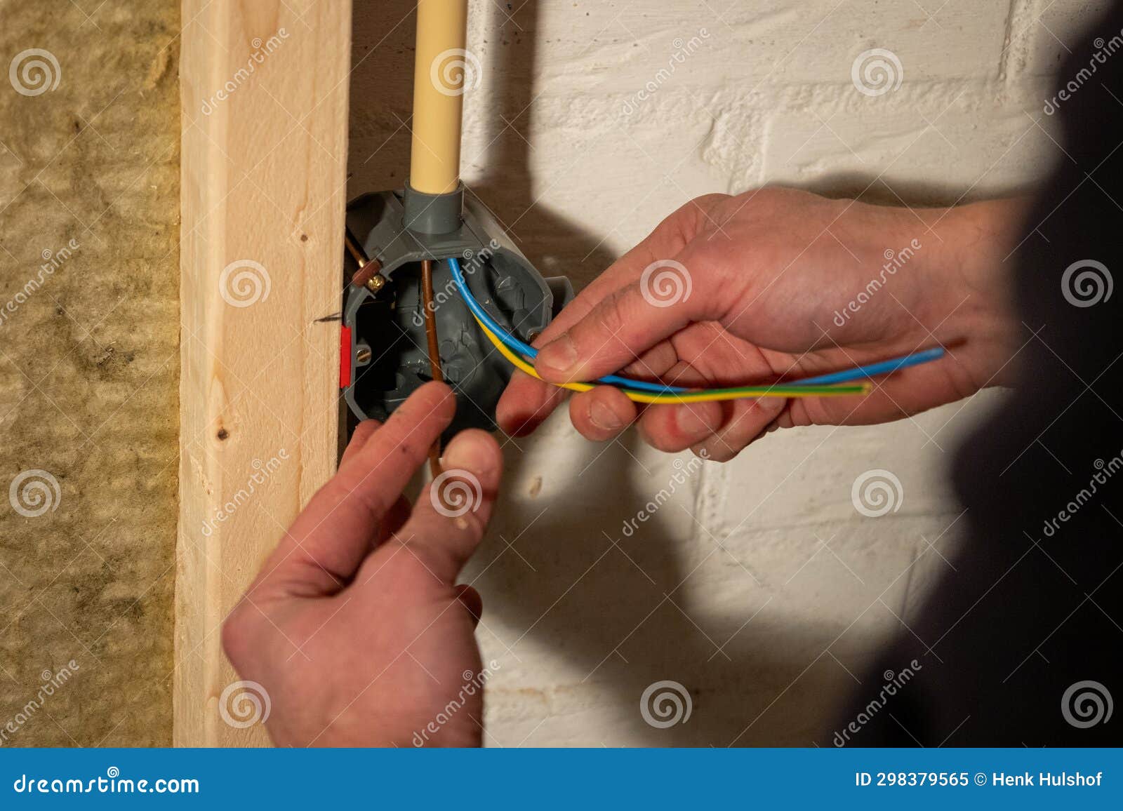 Constructing and Installing Electrical Wiring in a Home Using Cavity ...