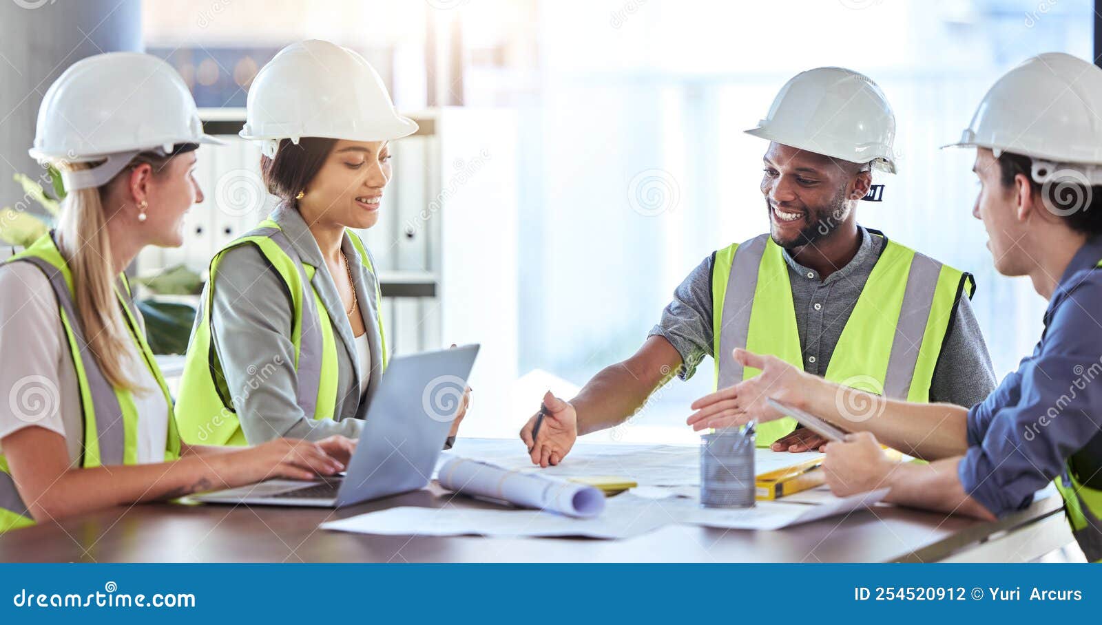 Construction, Building Maintenance and Management Team Collaboration on ...