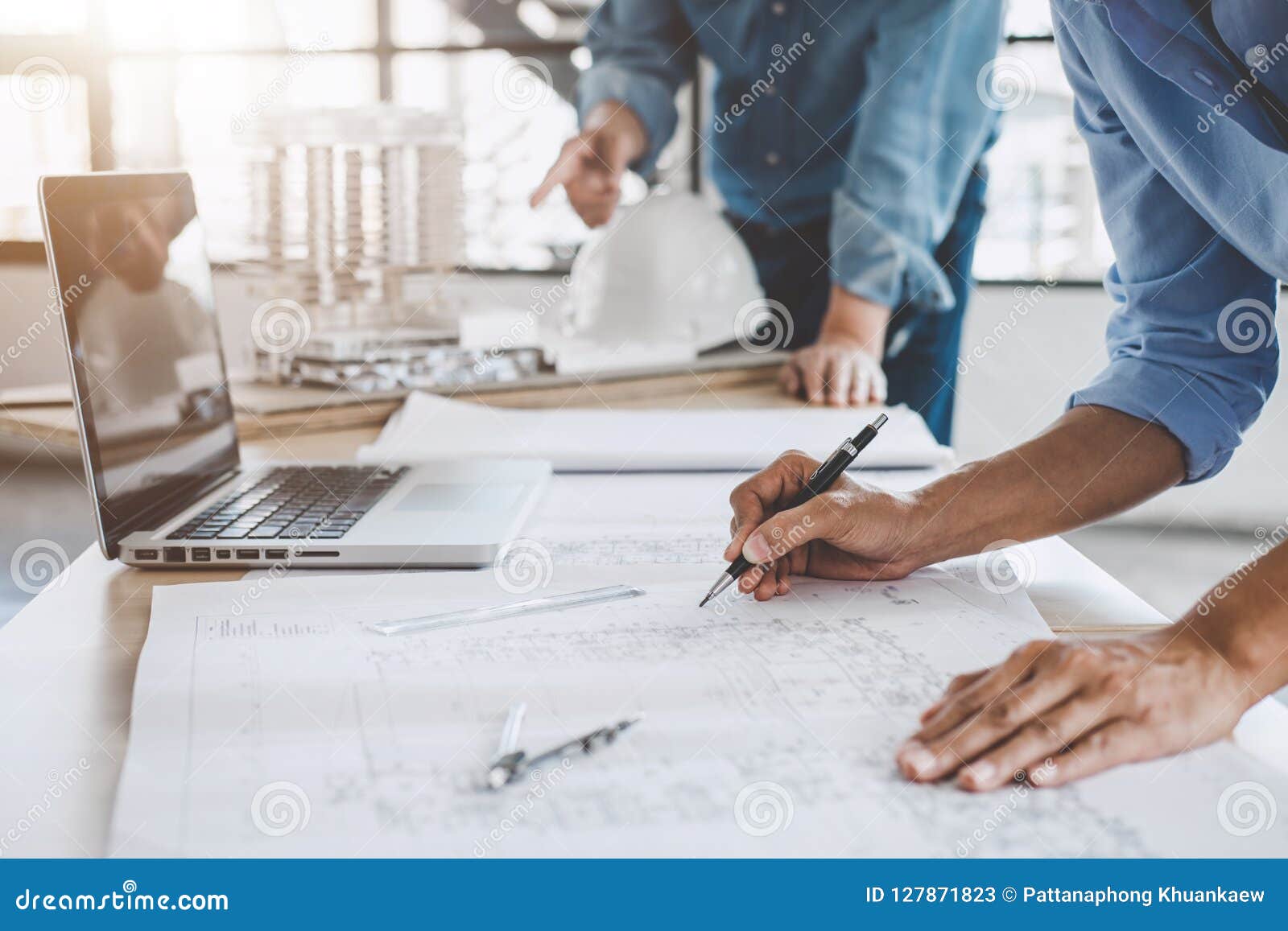 Construction Concept of Engineer or Architect Meeting for Project ...