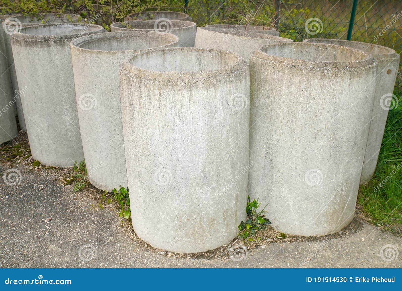 Construction Concrete Cylinders for Wells, Materialu Placed Outside ...