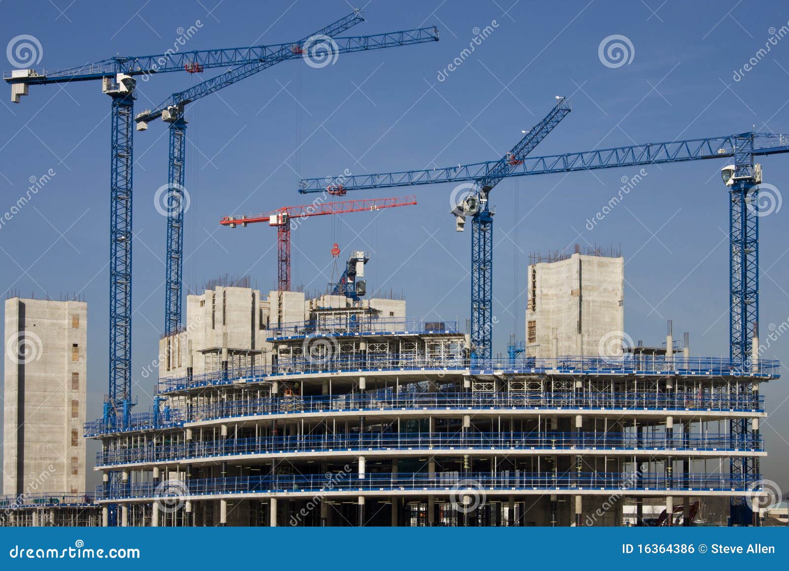 Construction Cranes Building An Office Development Editorial Image ...