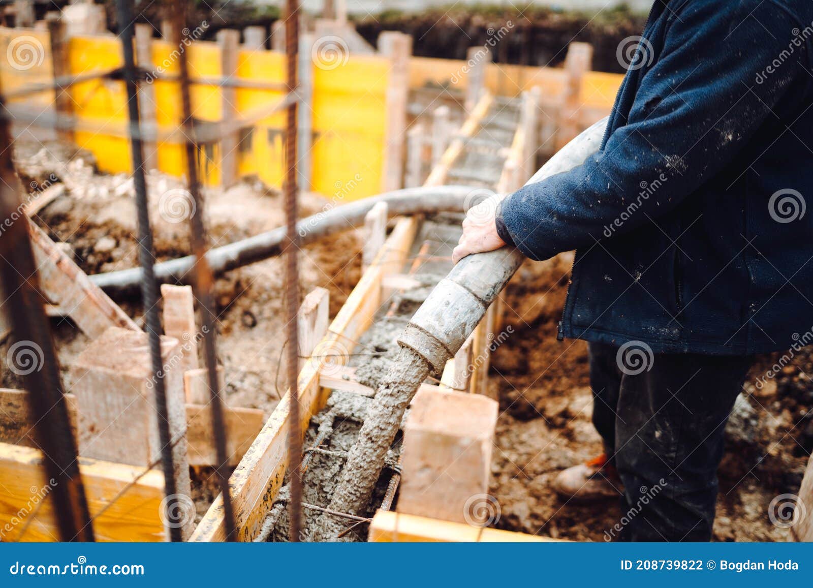 Construction Details - Round Pillar Blind And Complicated Plastered ...