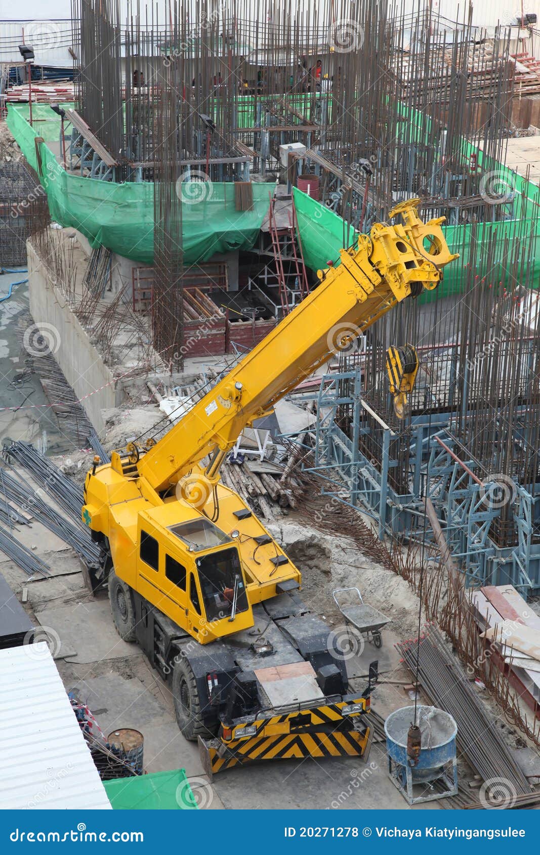 Construction earth mover stock photo. Image of sand, power - 20271278