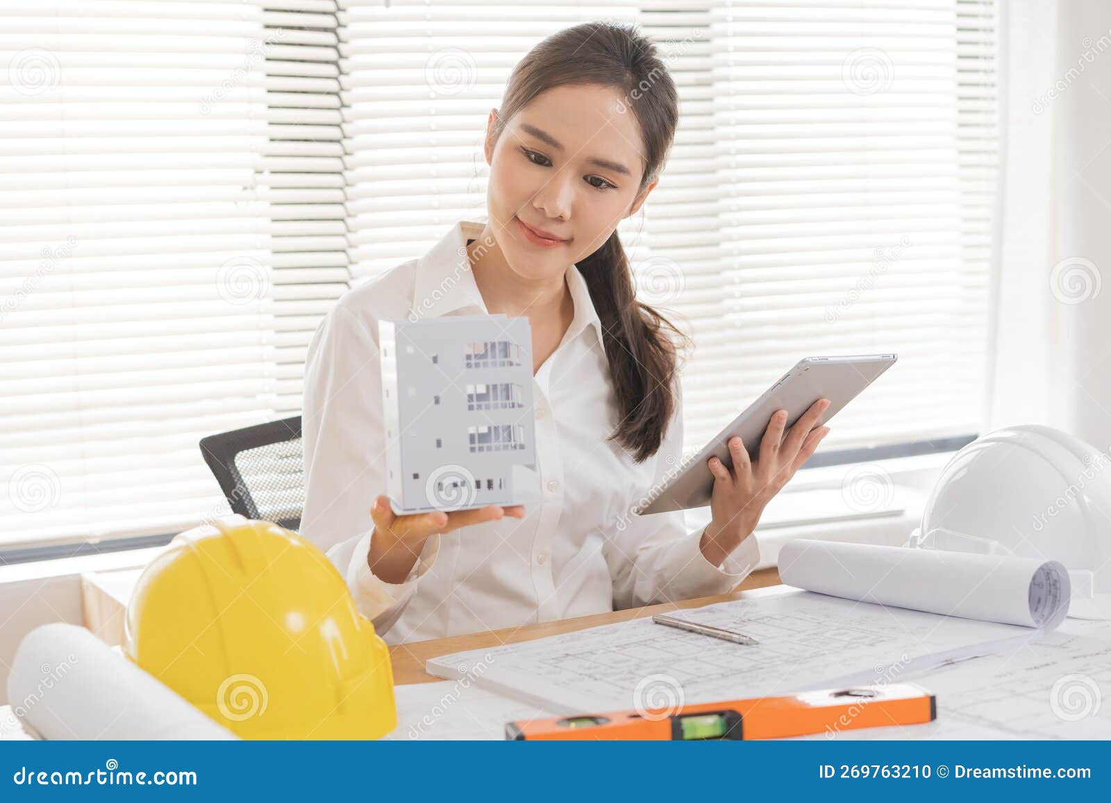 Construction of Engineer, Smile Architect Businesswoman, Woman Making ...