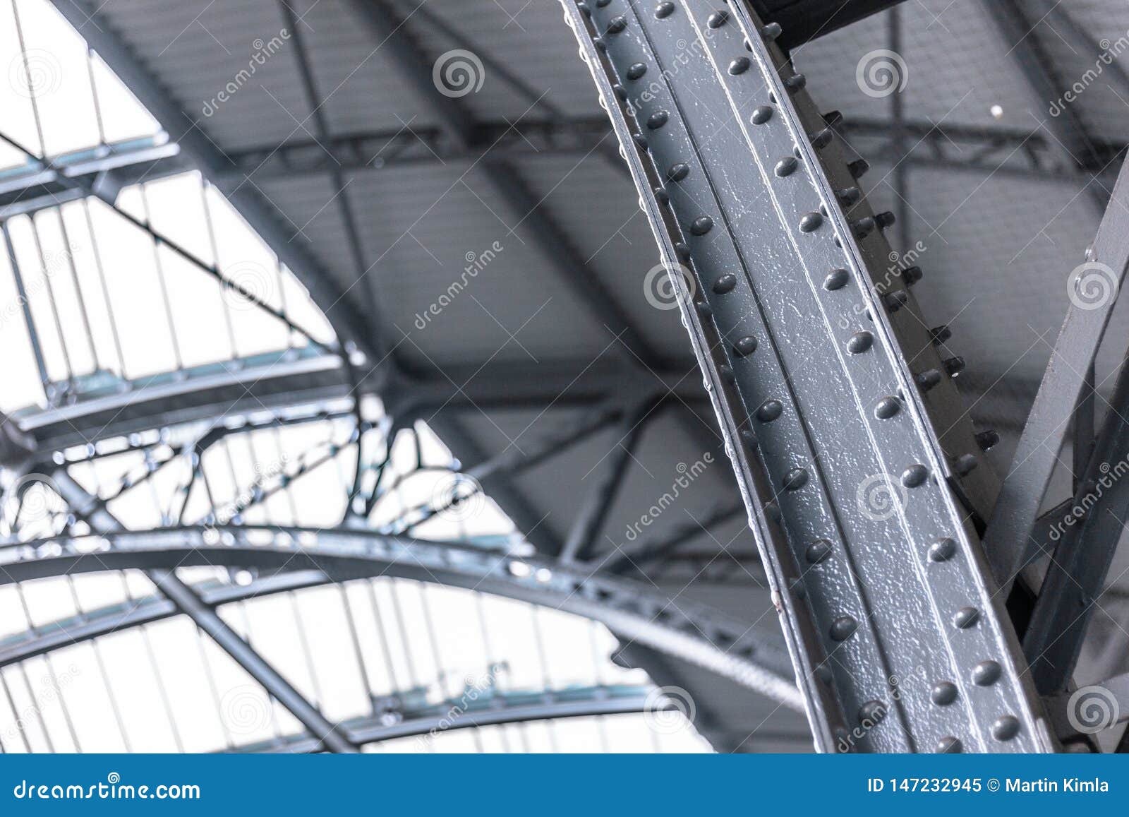 Construction Et Toit De Fer Image stock - Image du industriel, usine ...