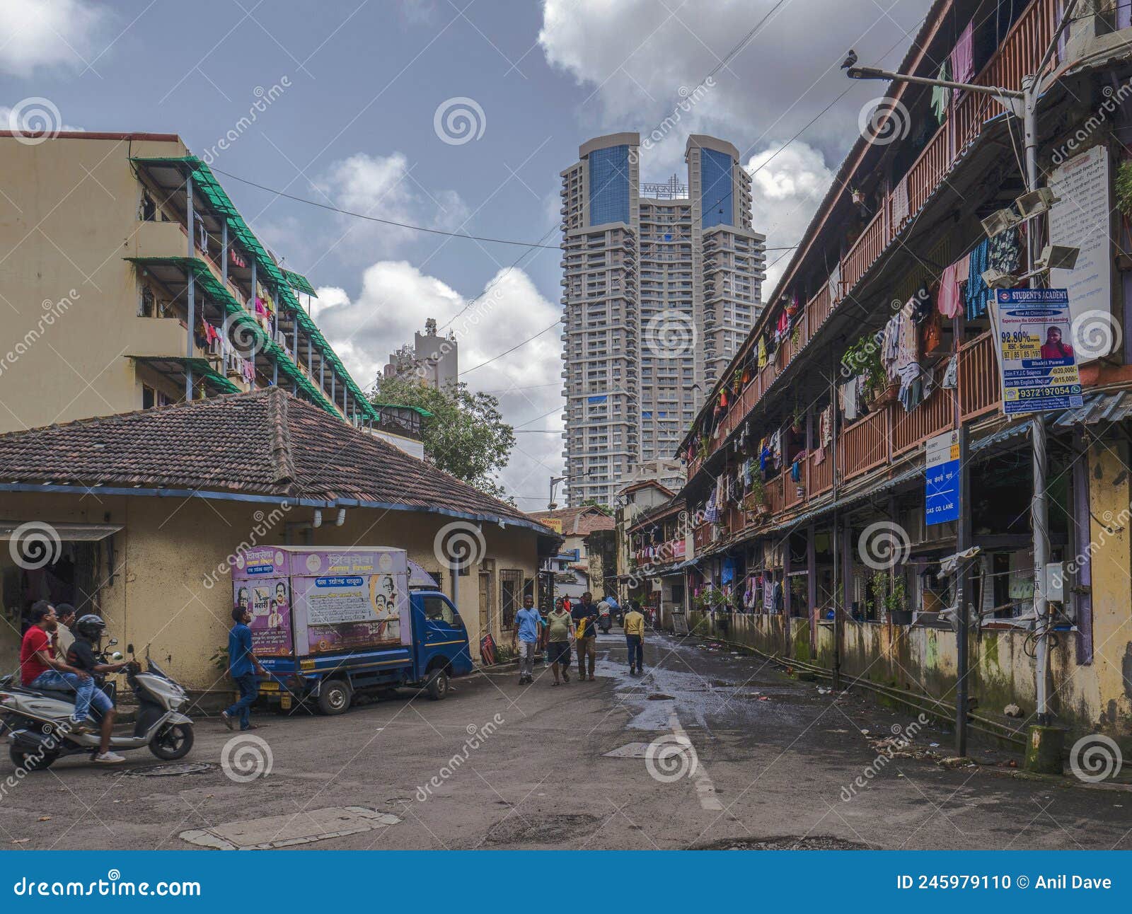 Construction Front of Old Building Chawl System at Gas Co.lane Lalbaug ...