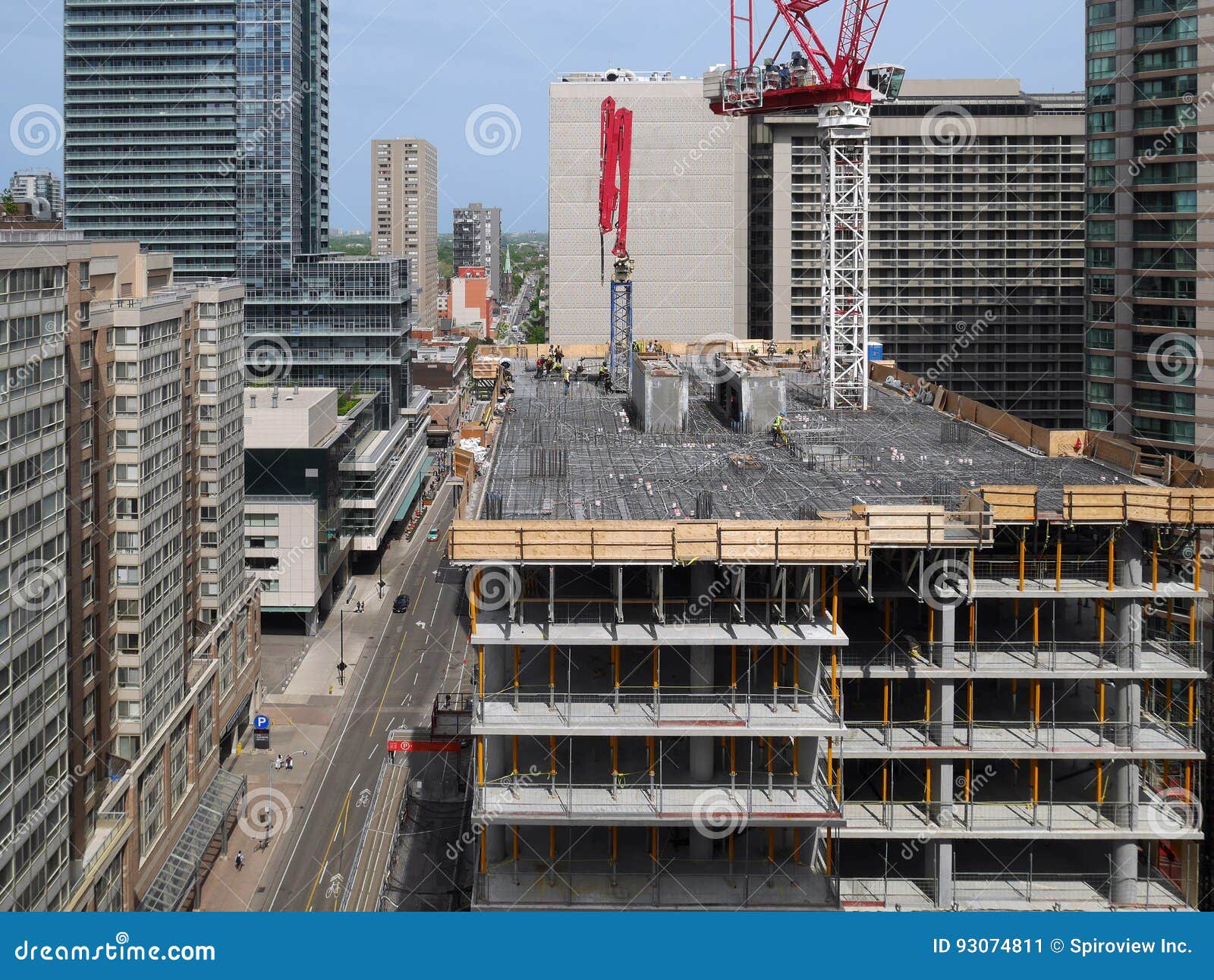 Construction of high rise editorial photo. Image of worker - 93074811