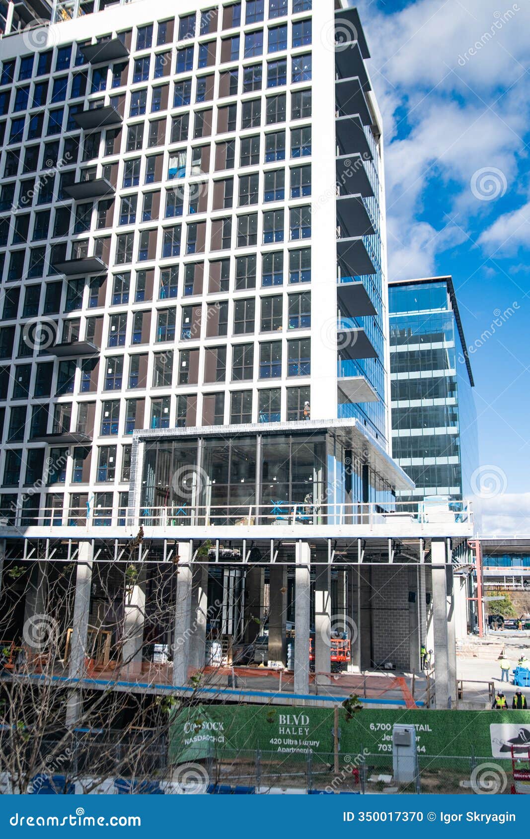 Construction of a High-rise Building in Reston, Virginia Editorial ...