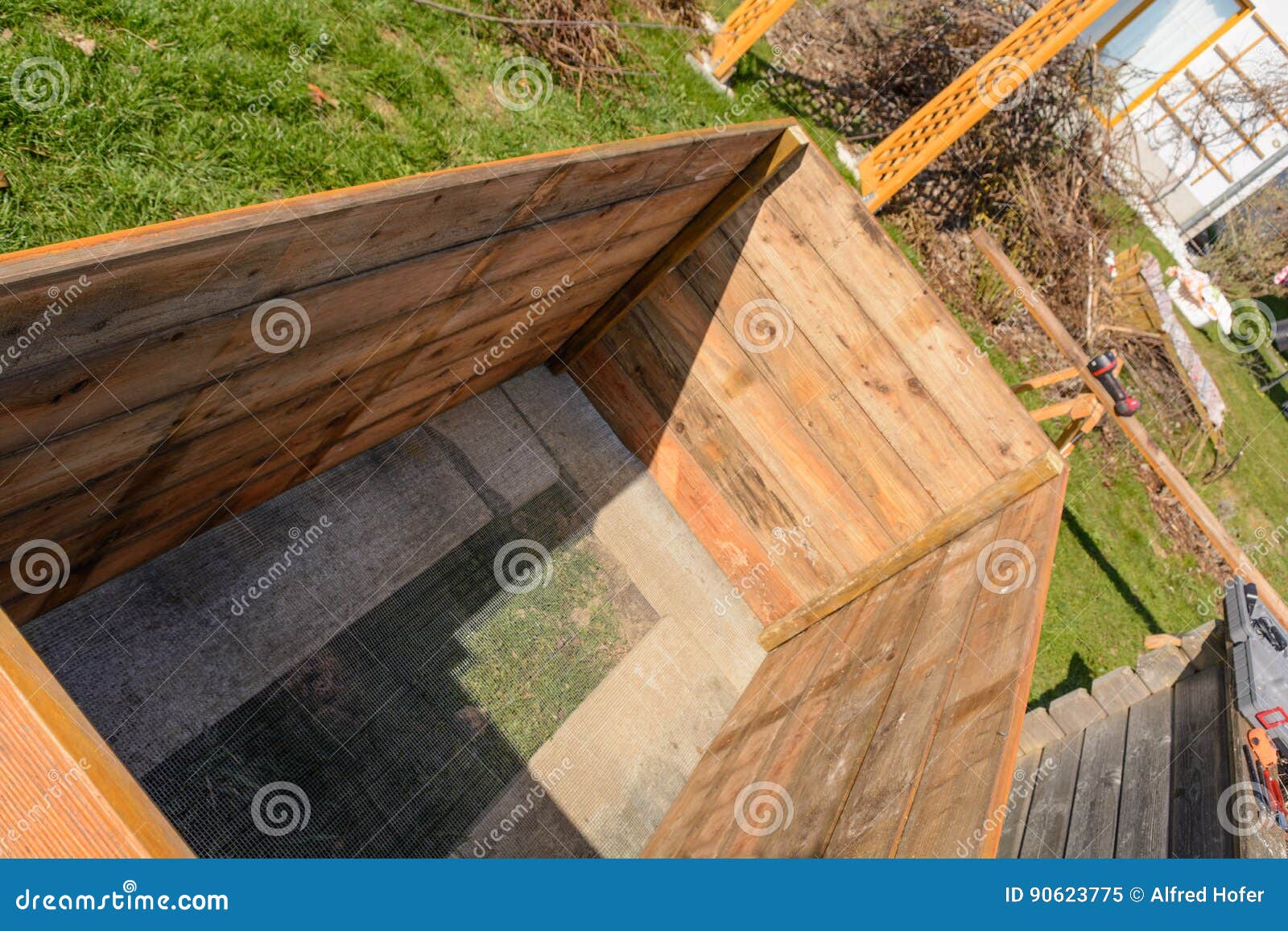 Construction of the Hill Bed - Raised Bed Building Instructions Stock ...