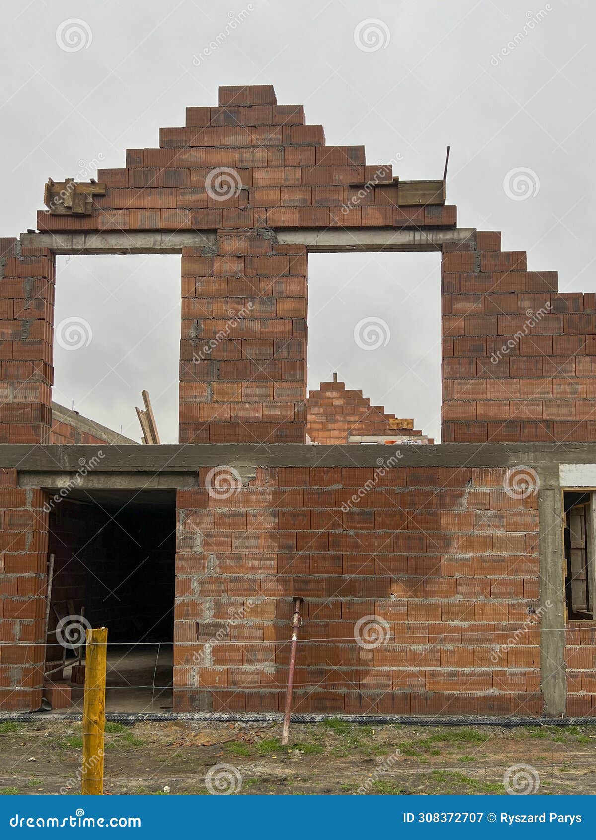 Construction of a House Using Slotted Brick Technology in Autumn and ...