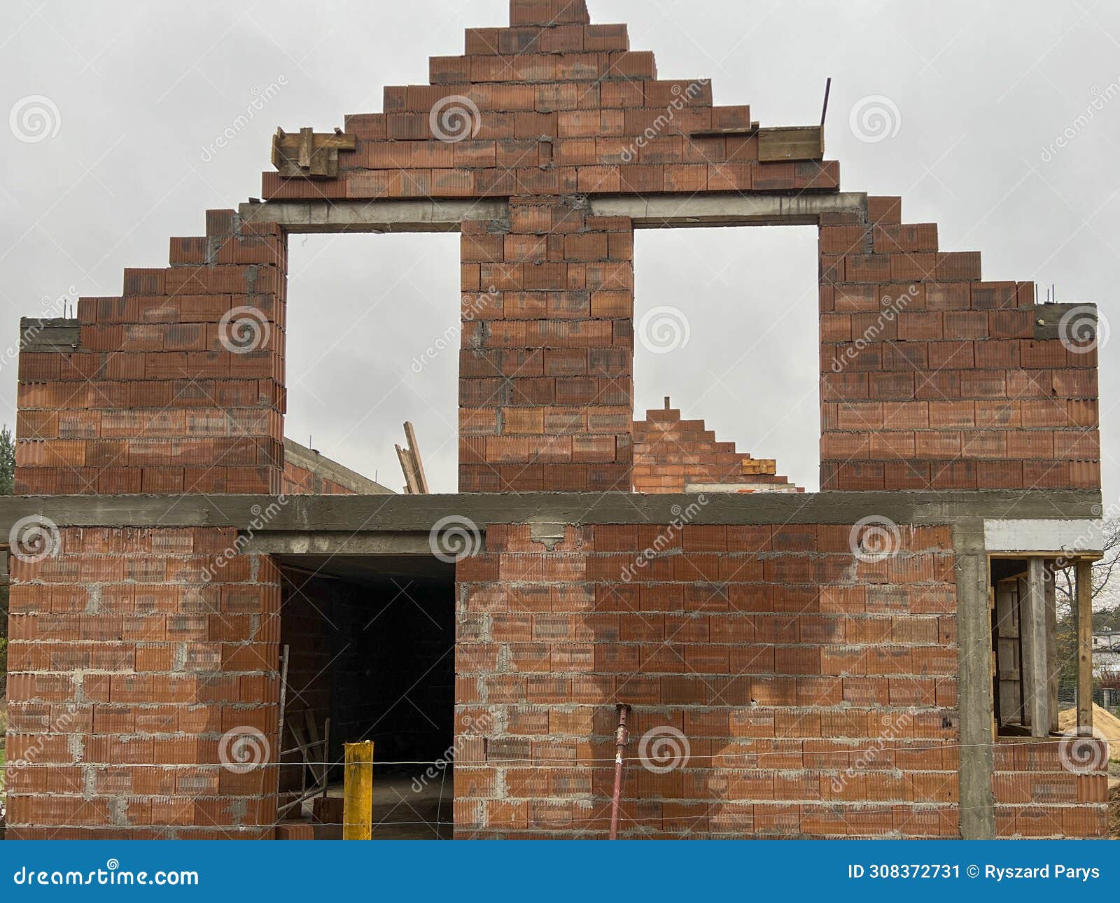 Construction of a House Using Slotted Brick Technology in Autumn and ...