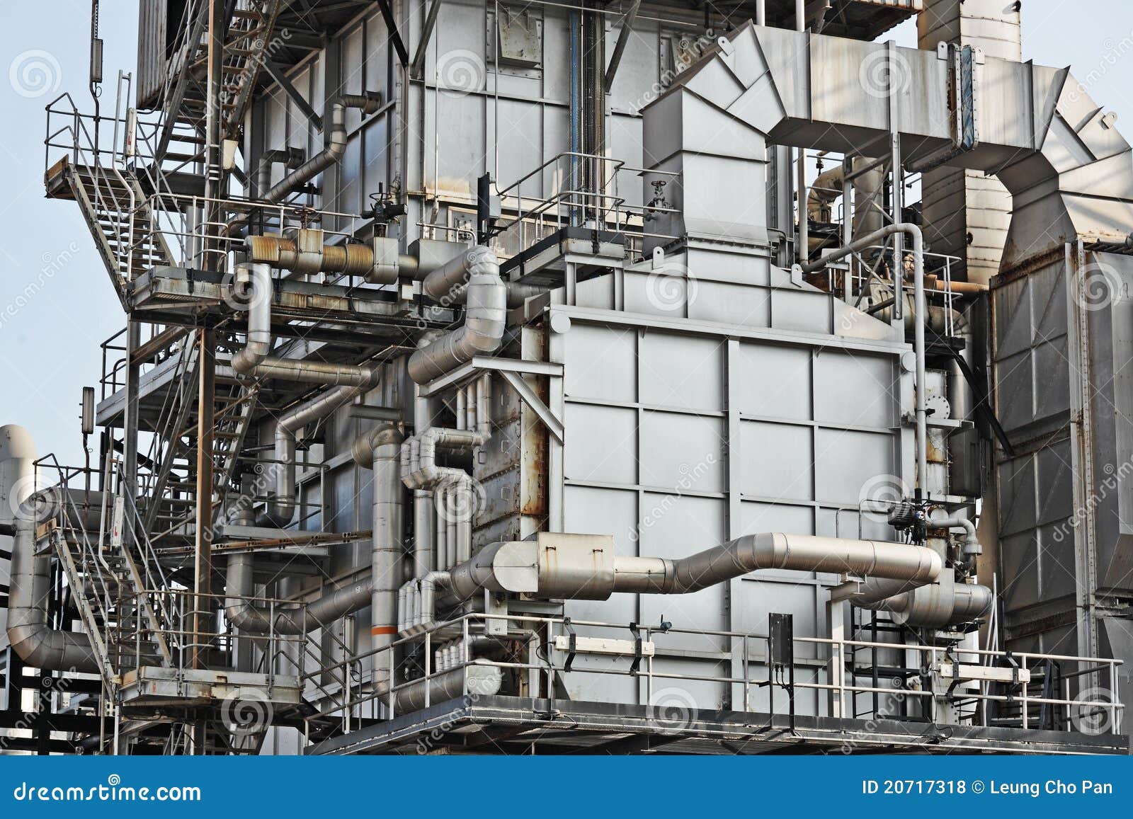 Construction industrielle photo stock. Image du lourd - 20717318