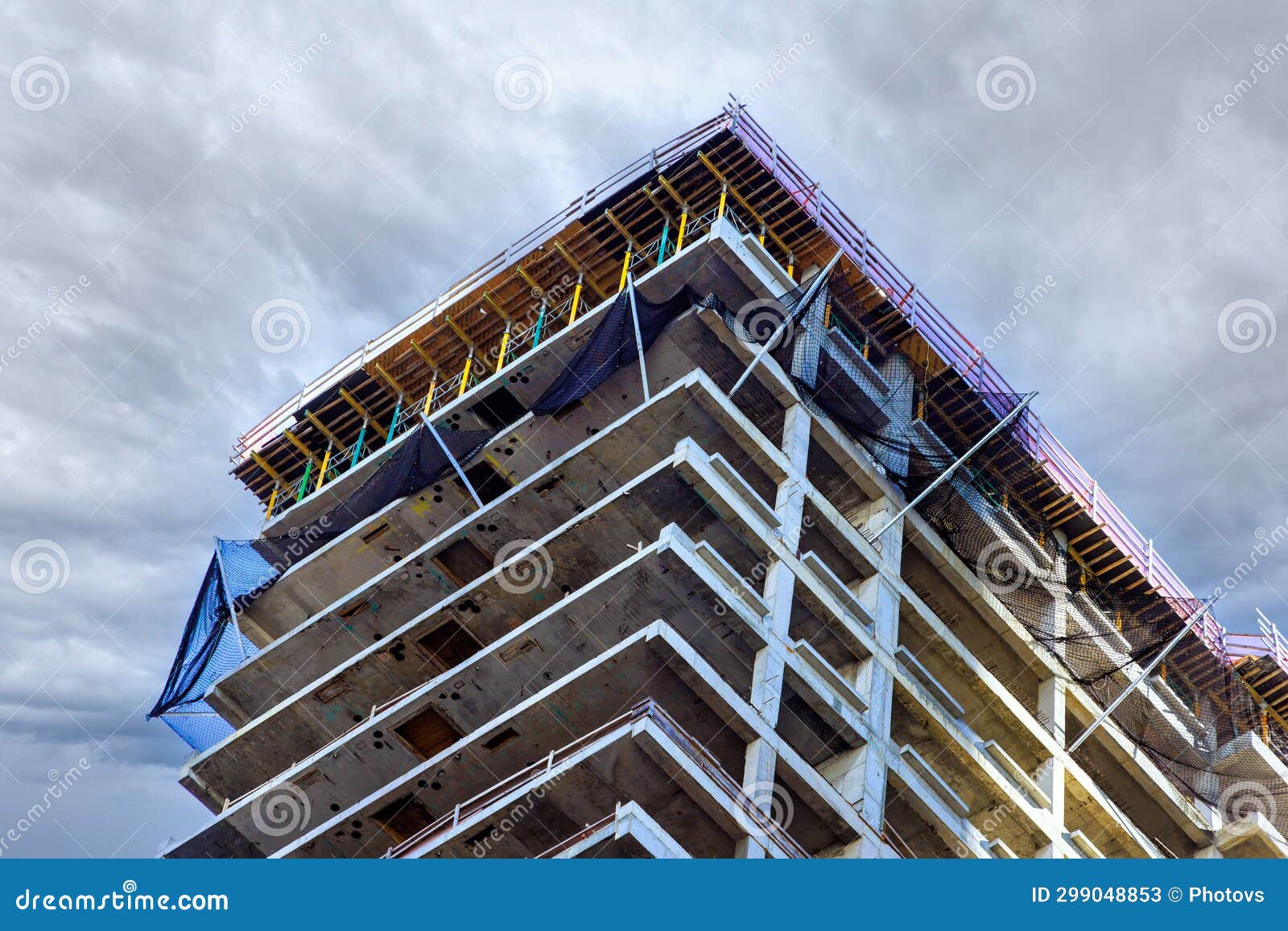 During Construction of Large American Cities, Skyscraper Structures are ...