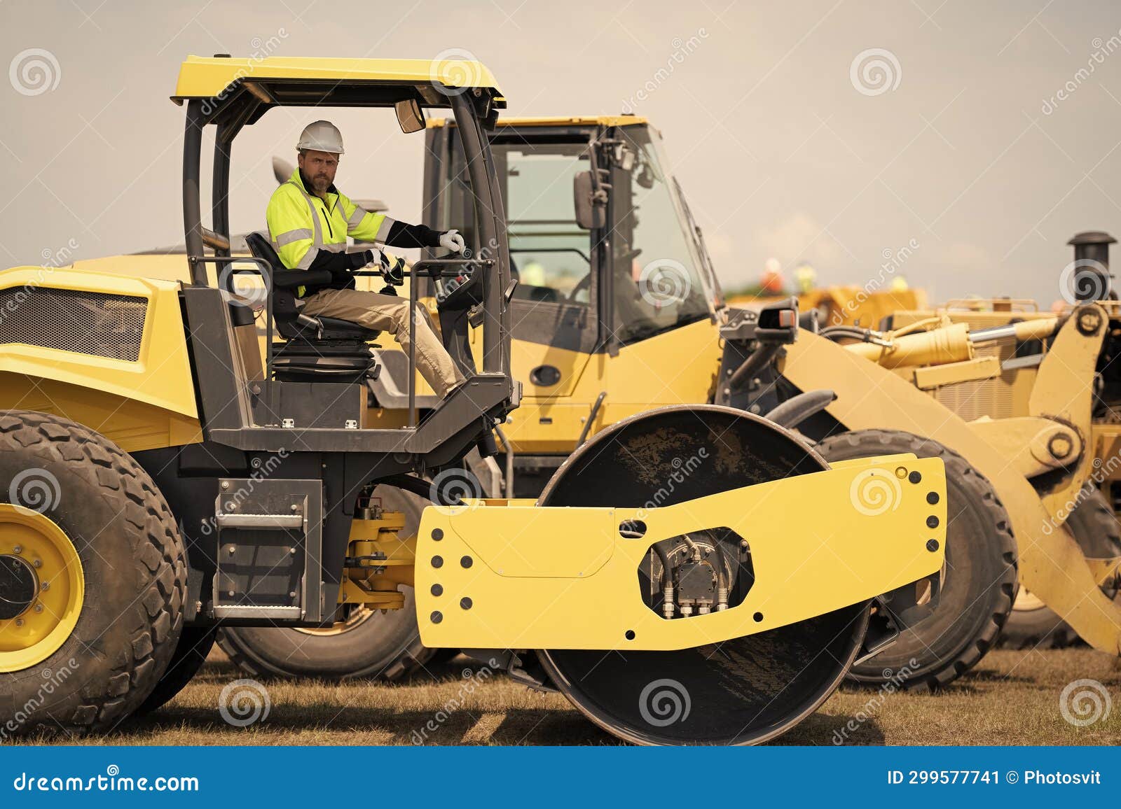 Construction Machinery Worker Outdoor. Machinery in Manufacturing ...