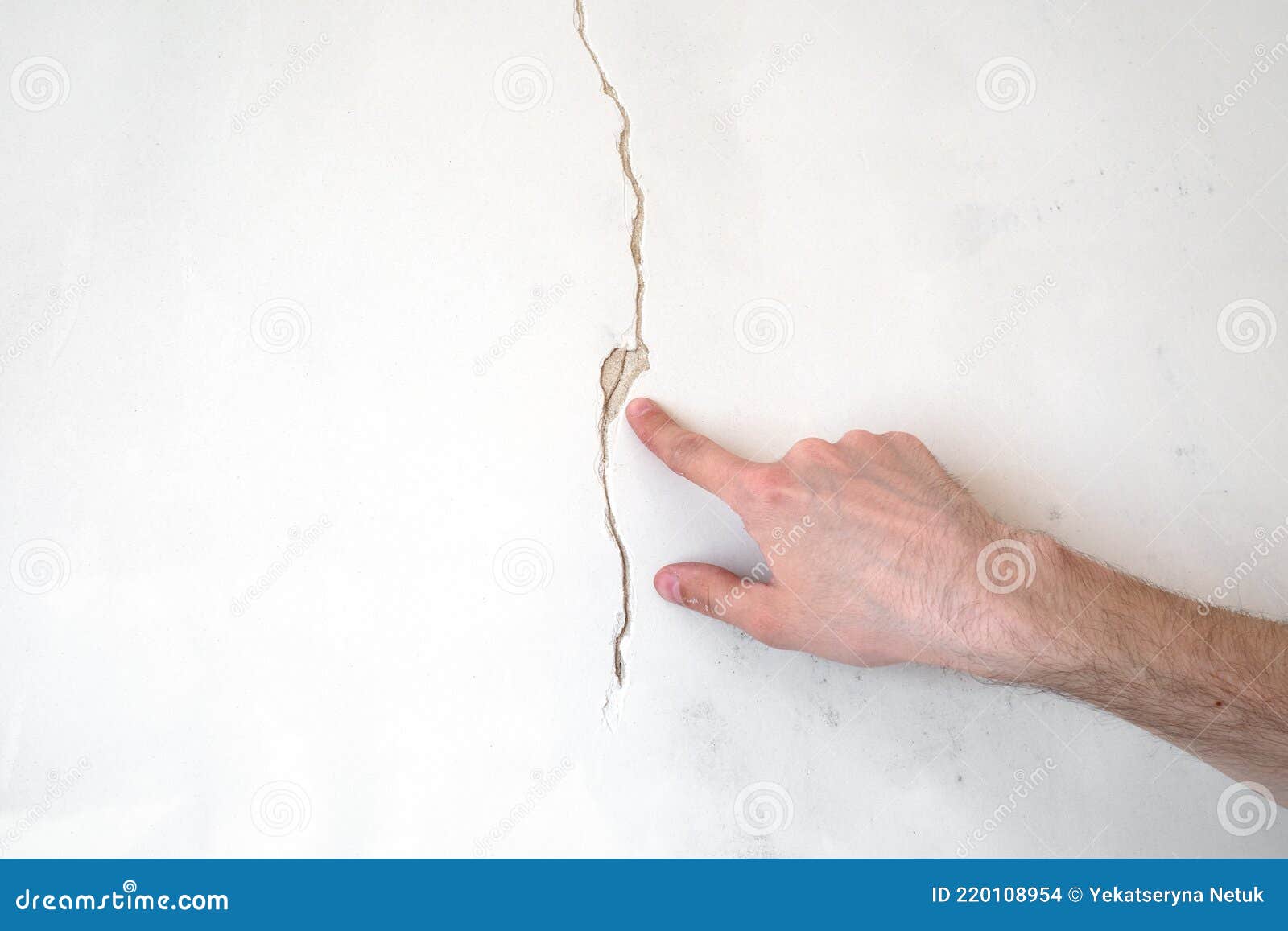996 Crack Wall Putty Stock Photos - Free & Royalty-Free Stock Photos ...