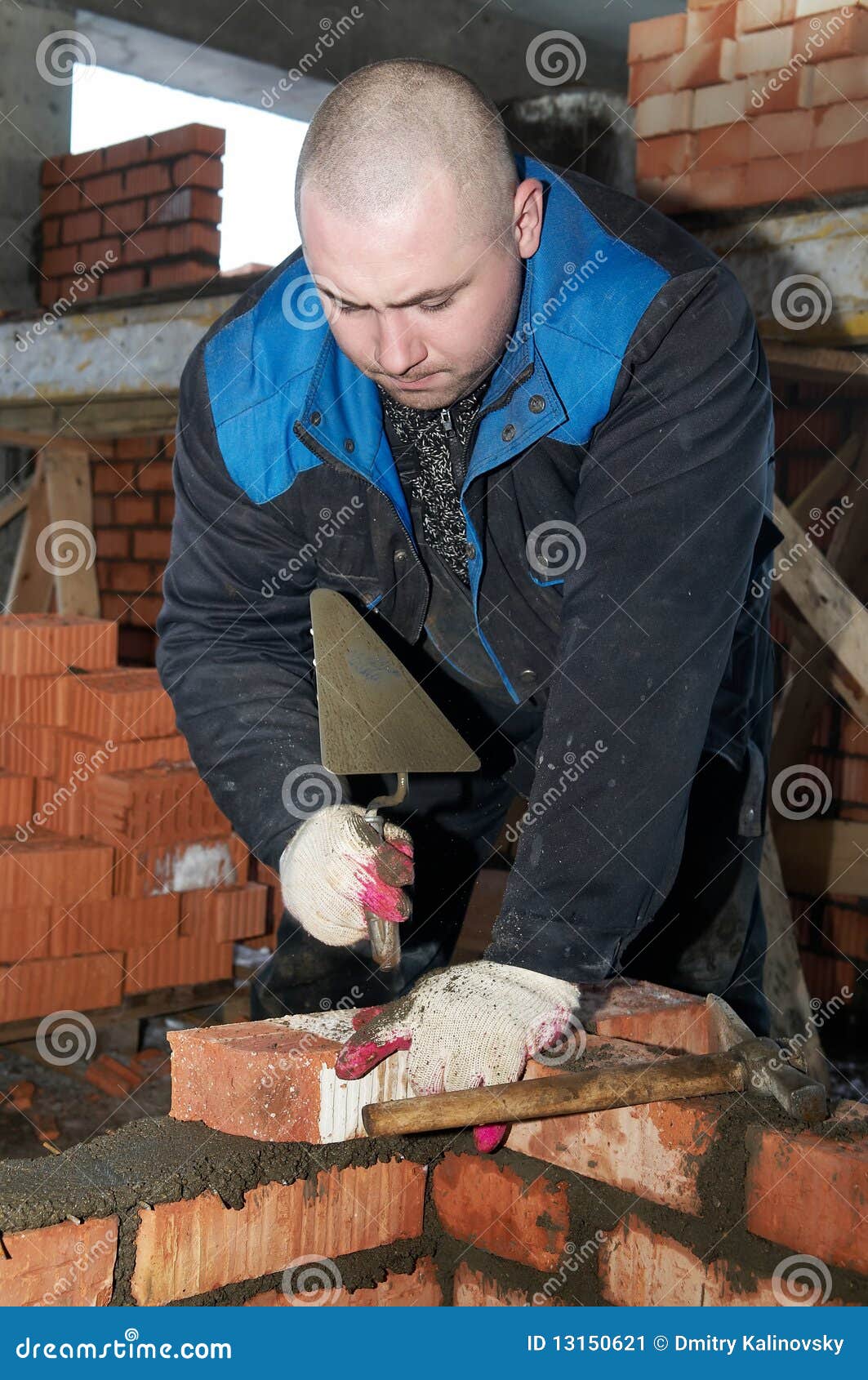Construction mason worker stock image. Image of cement - 13150621