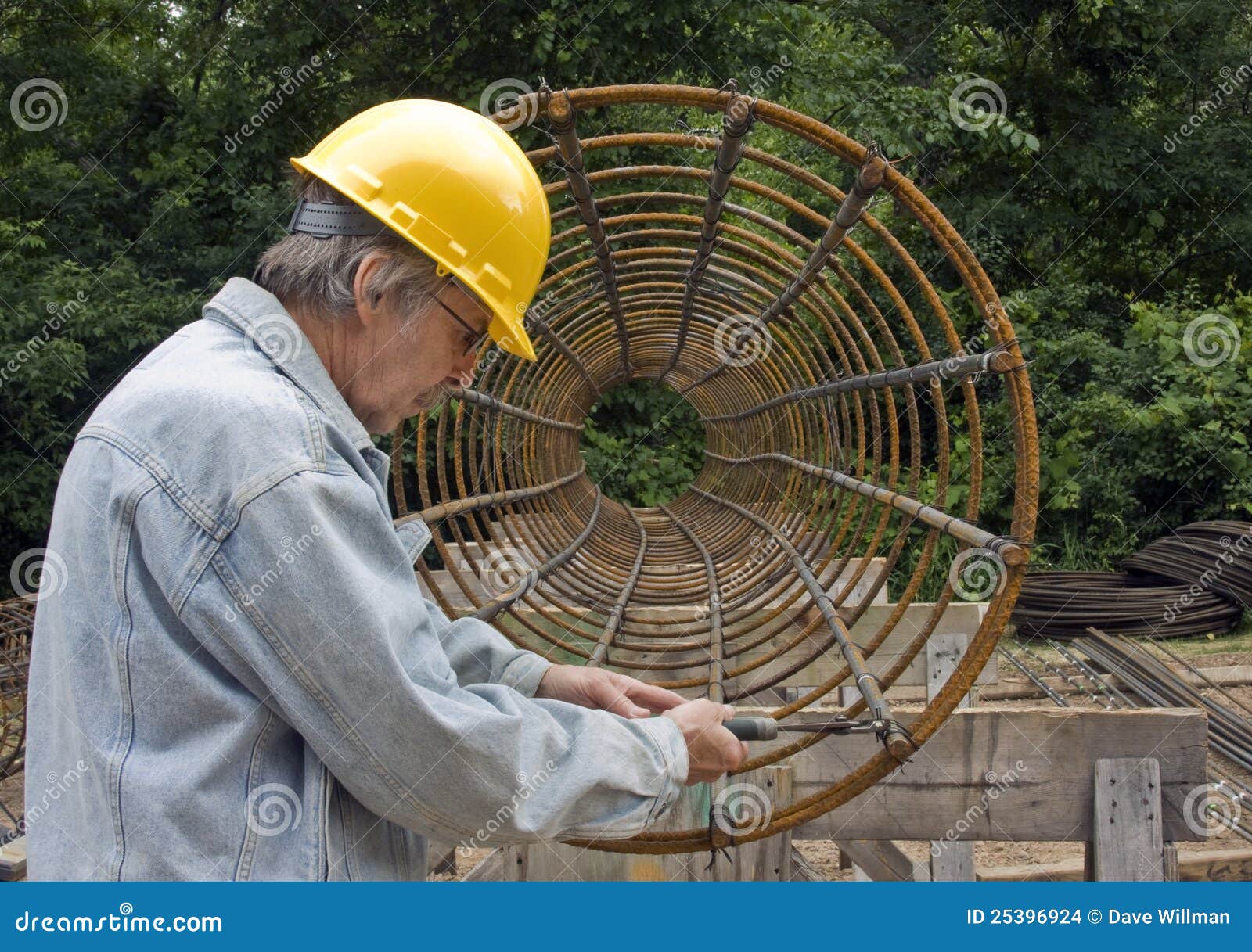 Construction metal worker stock photo. Image of worker - 25396924