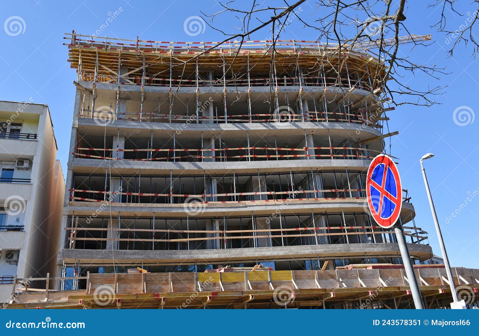 Construction of a New Apartment Building Stock Image - Image of ...