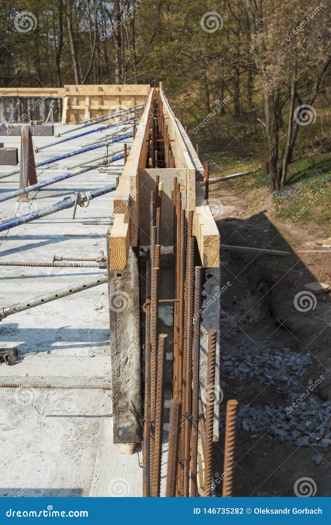 Construction of a New Building, Binding of Reinforcement Stock Photo ...