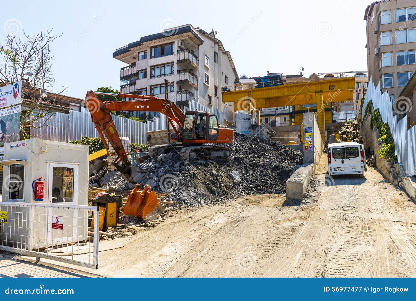 Construction Of Istanbul Taksim Square Mosque Editorial Photo ...
