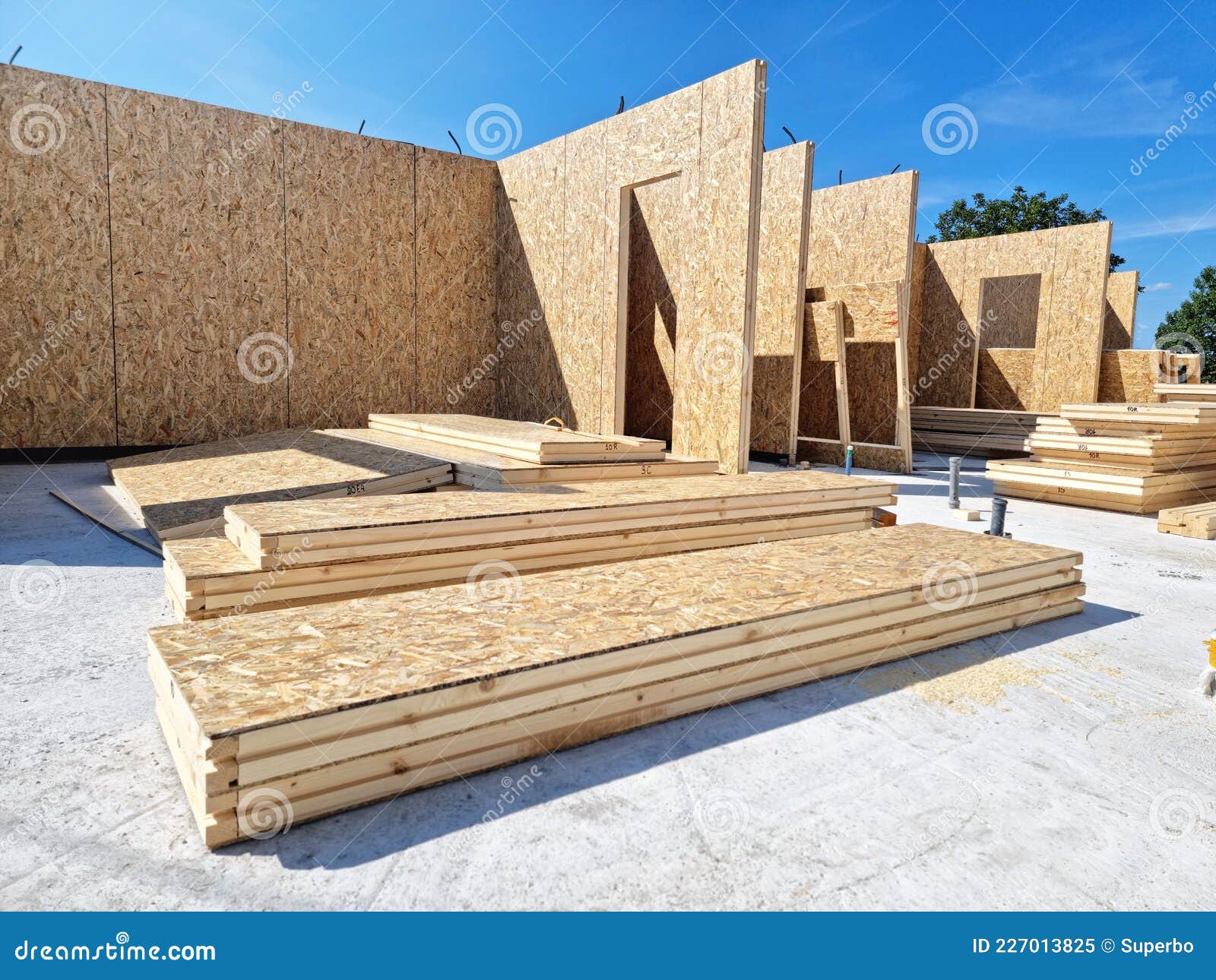 Construction of New and Modern Prefabricated Modular House Stock Image ...
