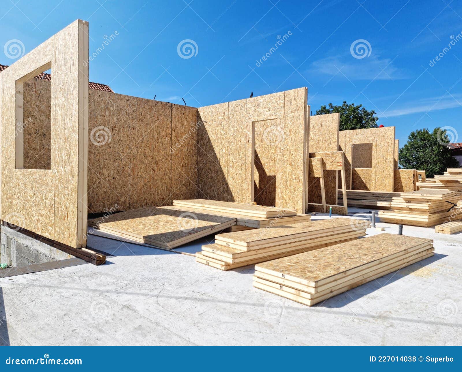 Construction of New and Modern Prefabricated Modular House Stock Photo ...