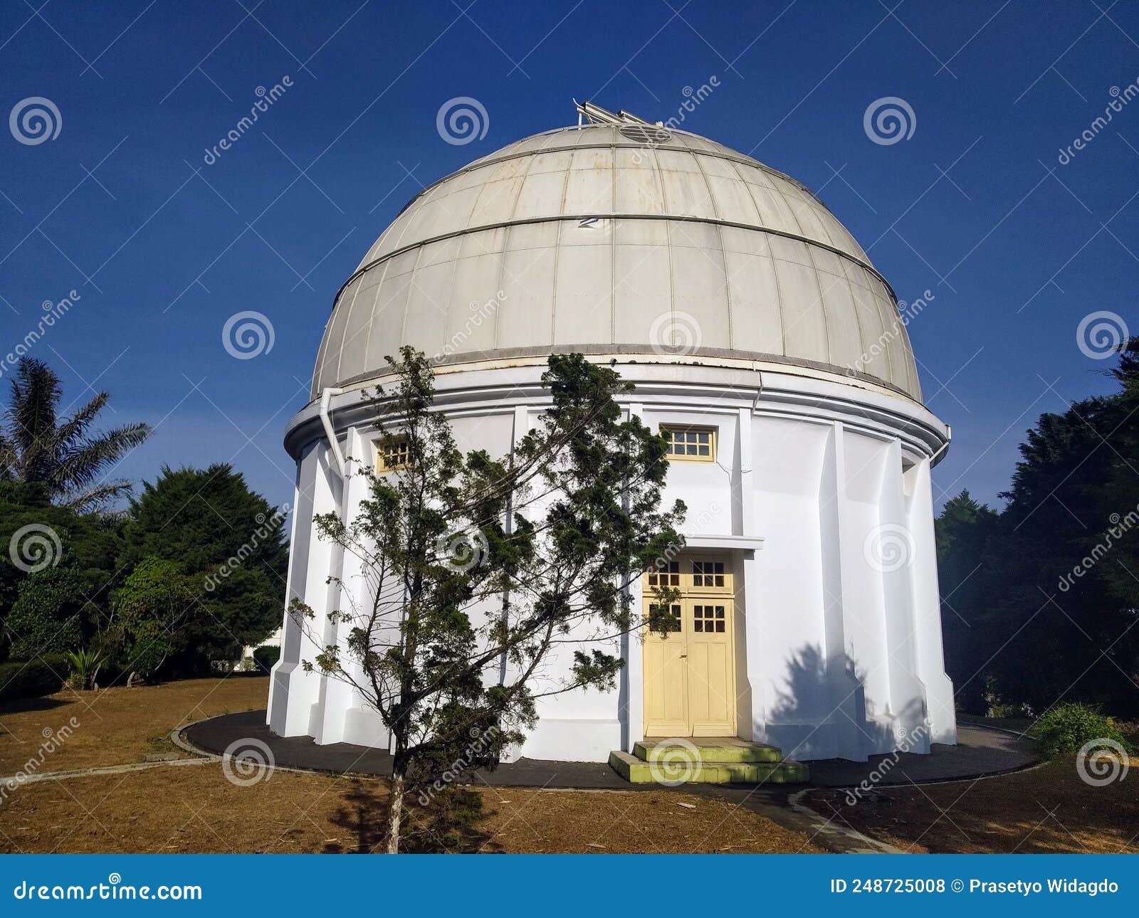 Observatorium Bosscha Bandung Stock Photo - Image of construction ...