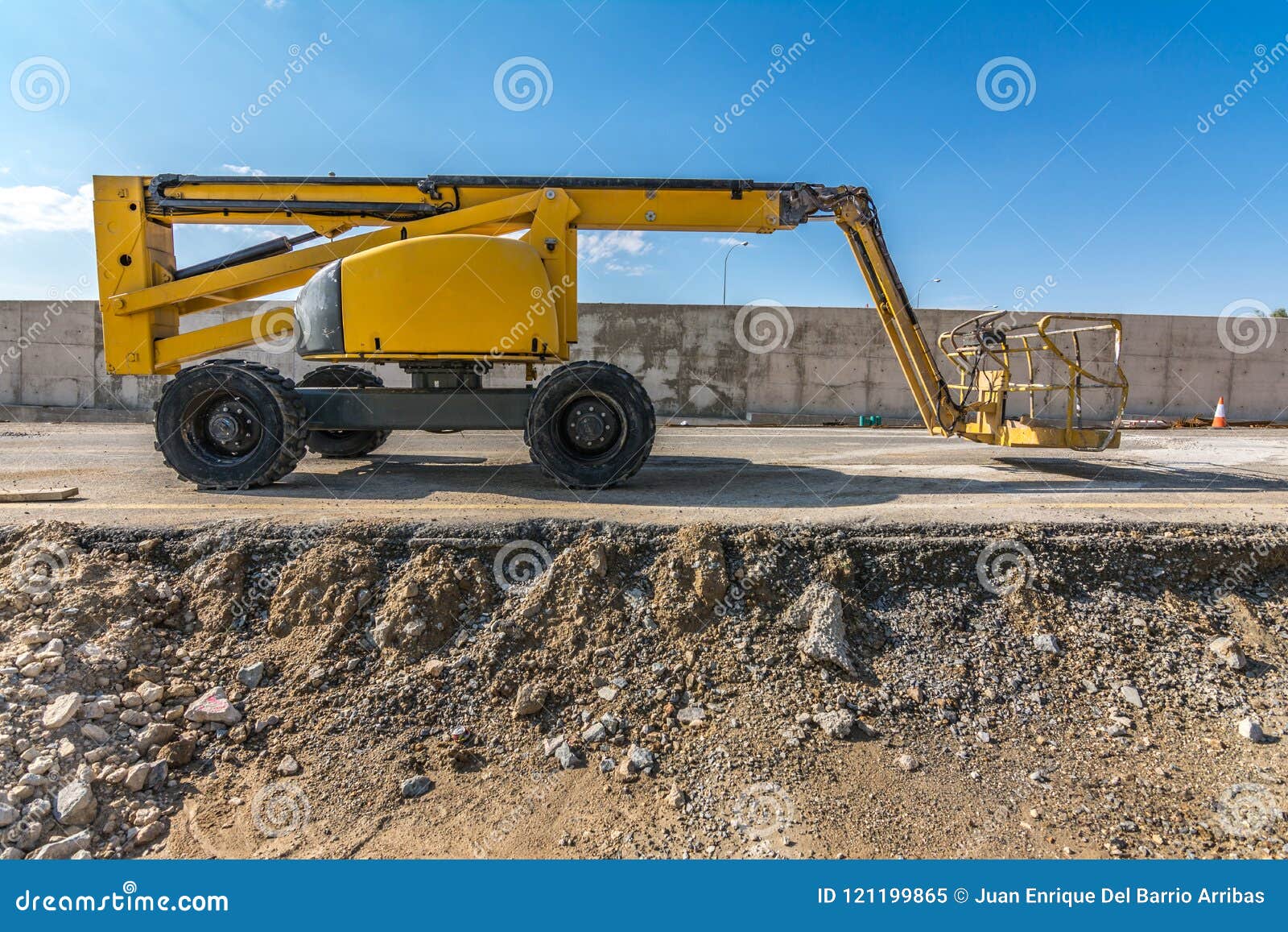 Construction of the Pillars of a Bridge with a Lifting Platform. Stock ...