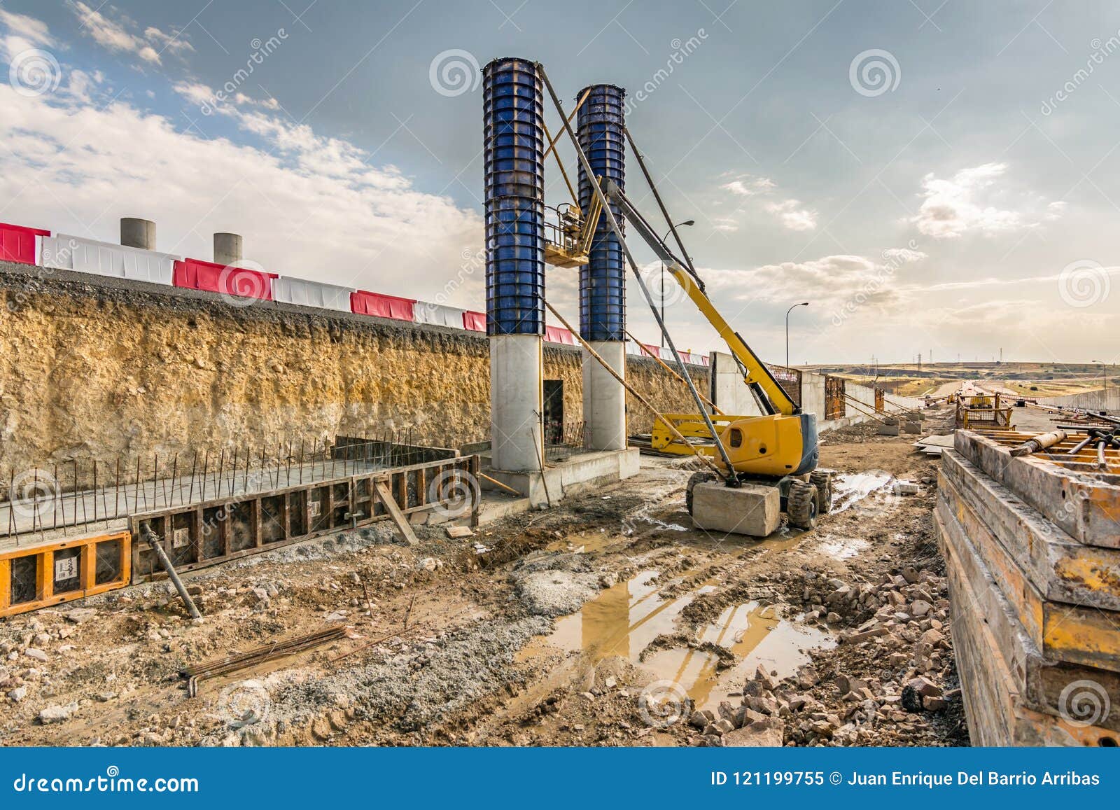 Construction of the Pillars of a Bridge with a Lifting Platform. Stock ...
