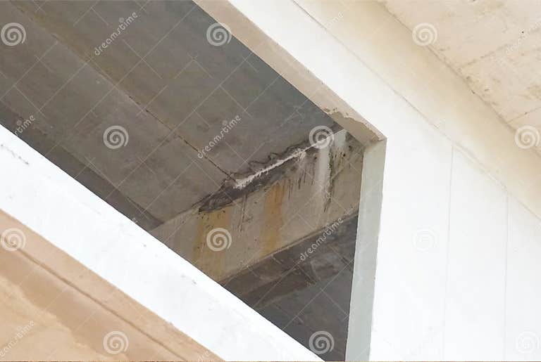 Construction Problem : Efflorescence of Concrete - Construction Site ...