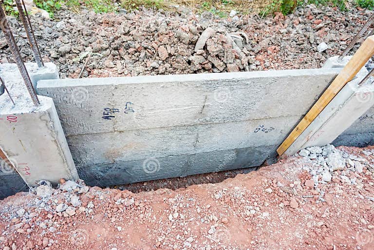 Construction Process : Retaining Wall Precast Slab - Construction Site ...