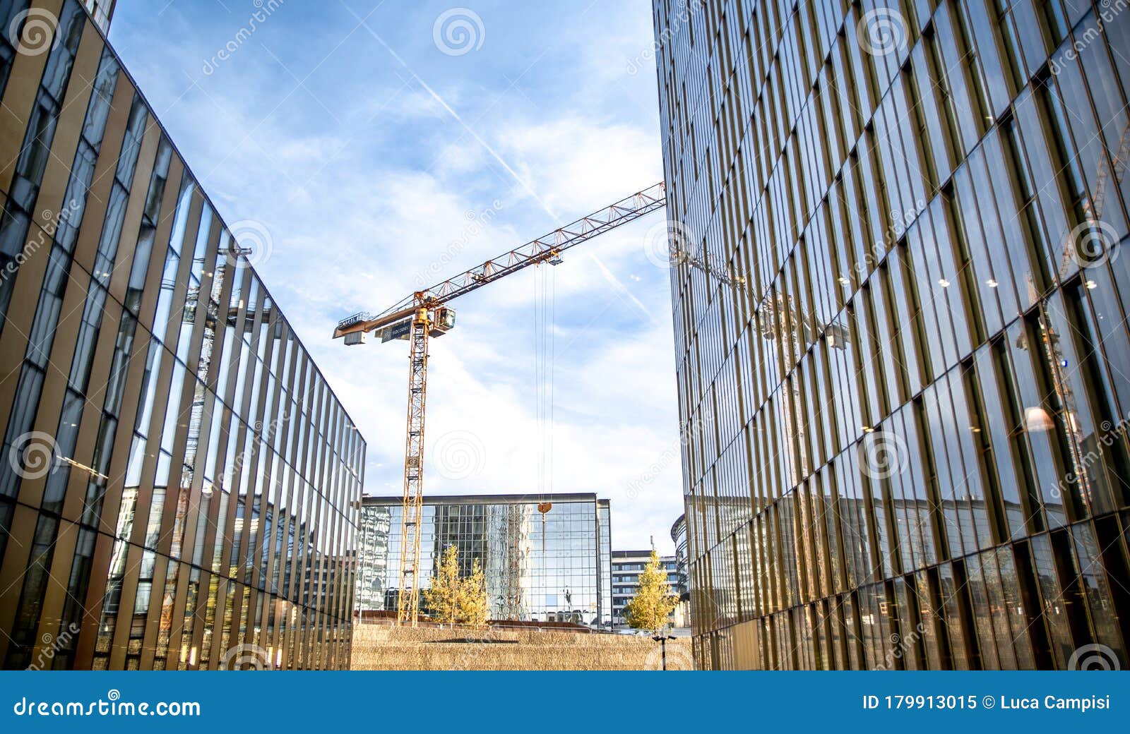 Construction in Progress, the Building Sector Continues Its Activity ...