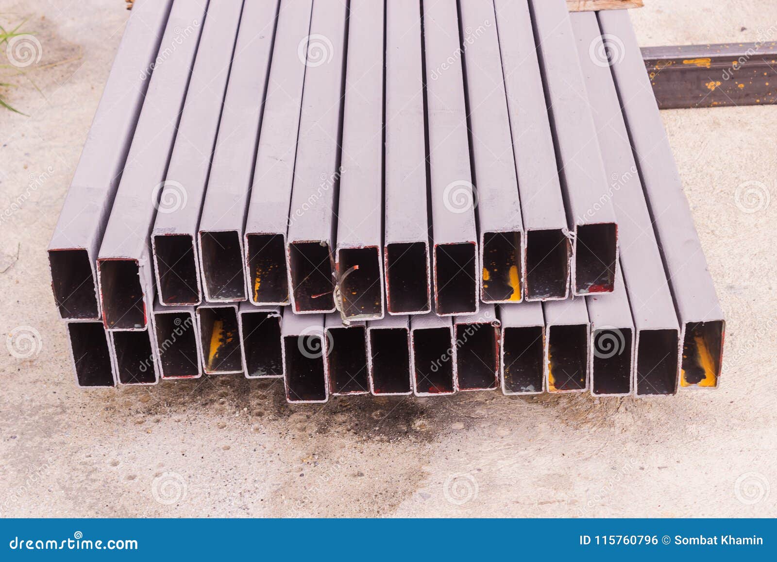 Construction: Rectangular Steel Tube with Anti-rust Paint Preparing for ...